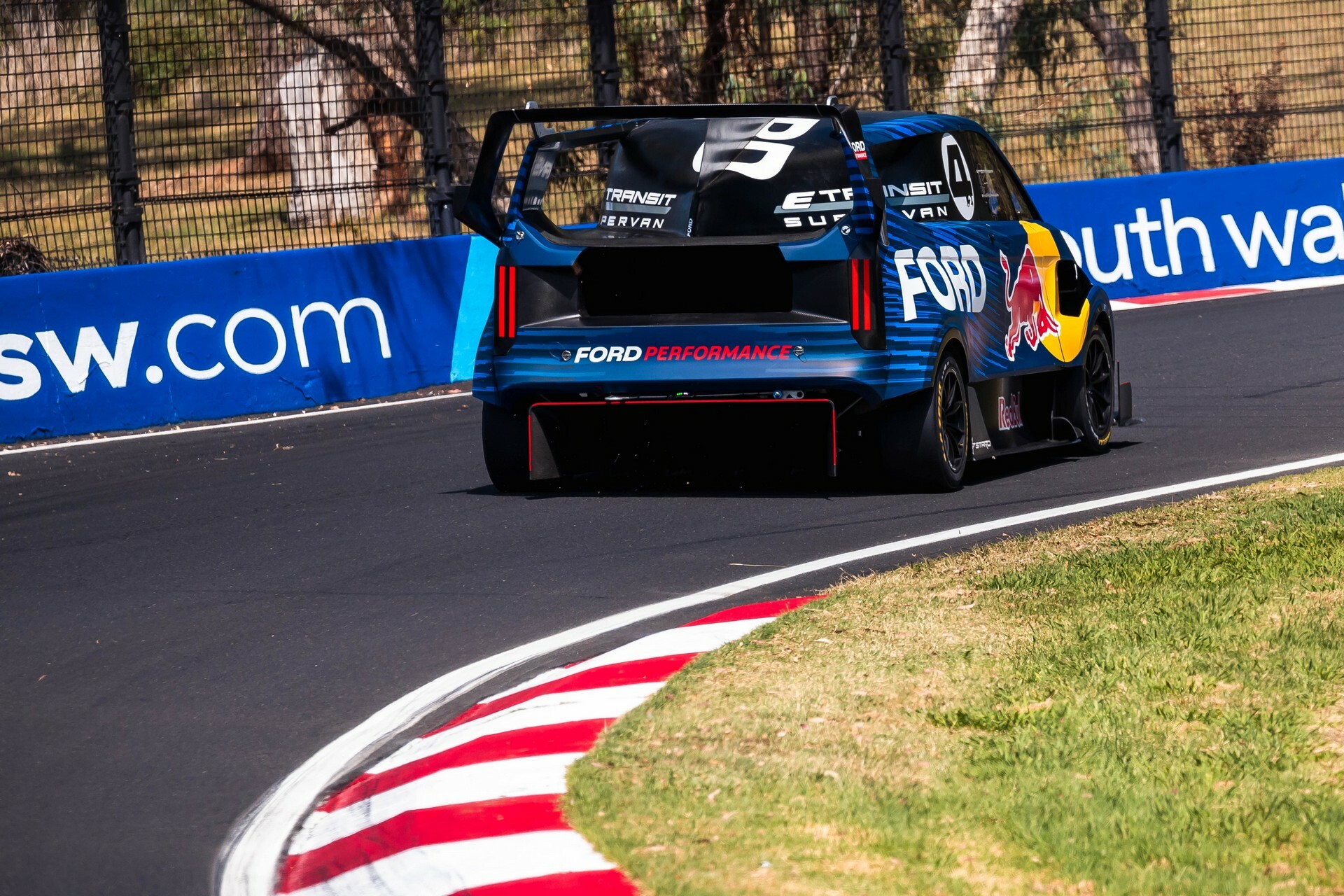 Watch Ford’s 1,400-HP SuperVan 4.2 Smoke A Lap Record Trailing Only F1 ...