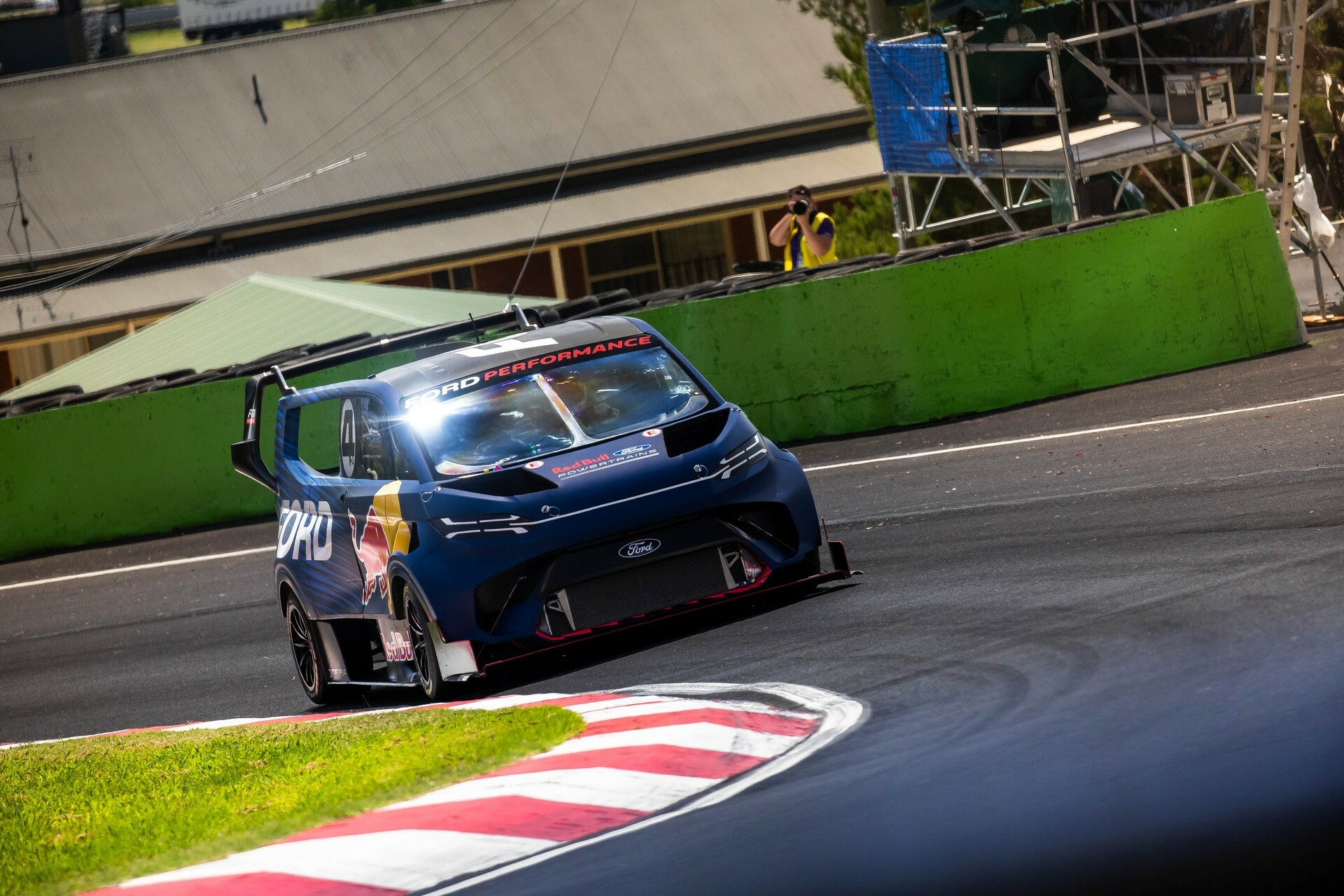 Watch Ford’s 1,400-HP SuperVan 4.2 Smoke A Lap Record Trailing Only F1 ...