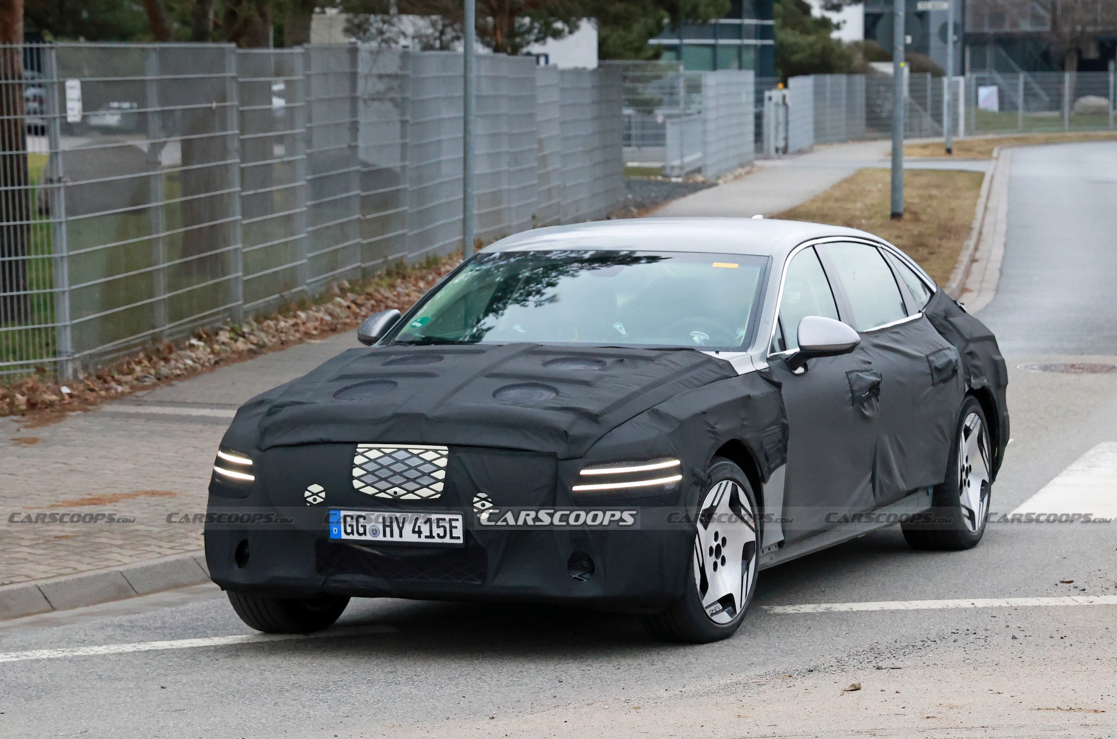 Facelifted Genesis G80 Electrified Shares 2025 ICE Car’s Glitzy Update ...