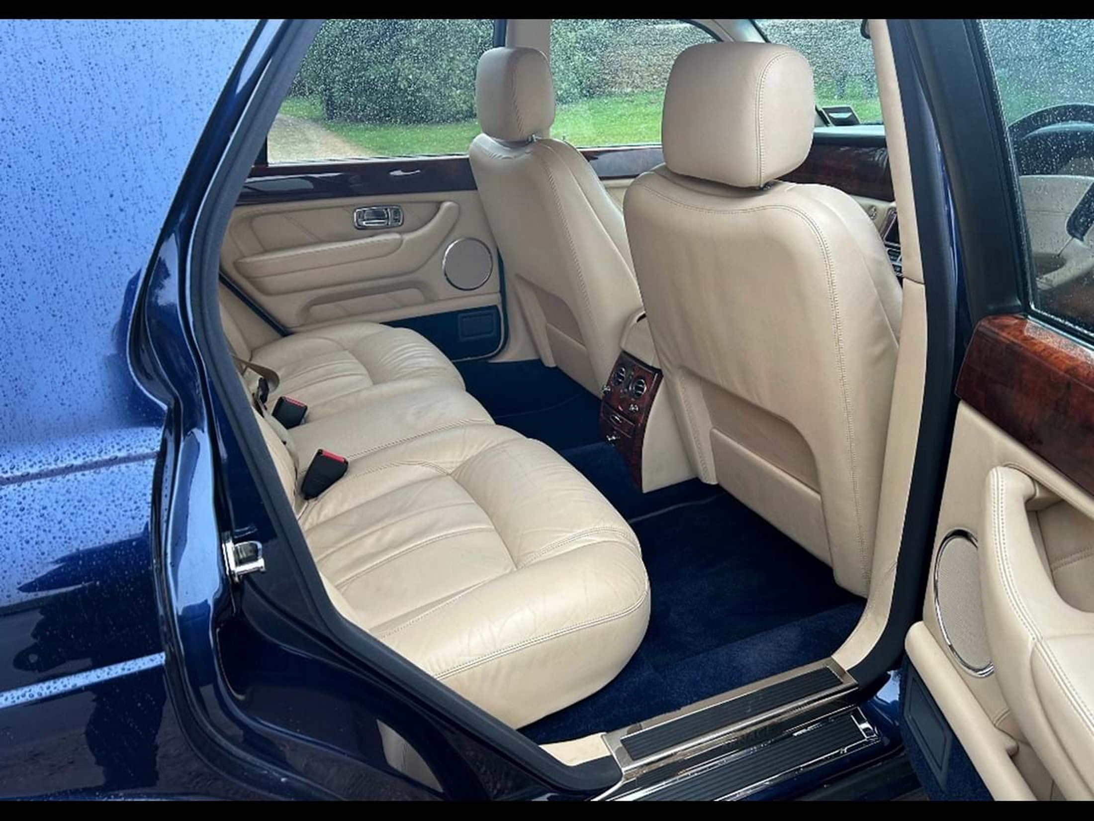 Drive Like Royalty In This Bentley Arnage R Once Owned By Princess Anne ...
