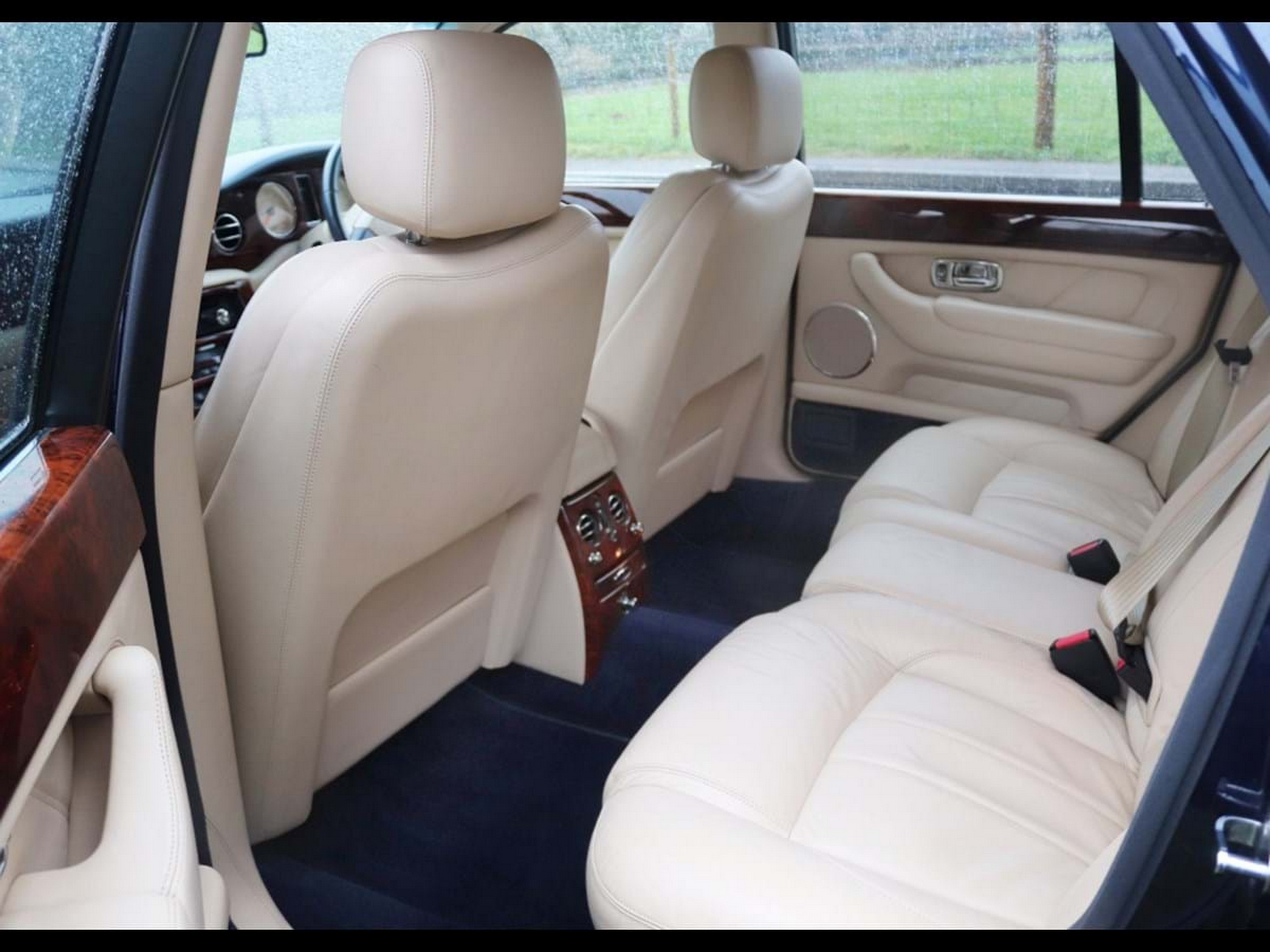 Drive Like Royalty In This Bentley Arnage R Once Owned By Princess Anne ...