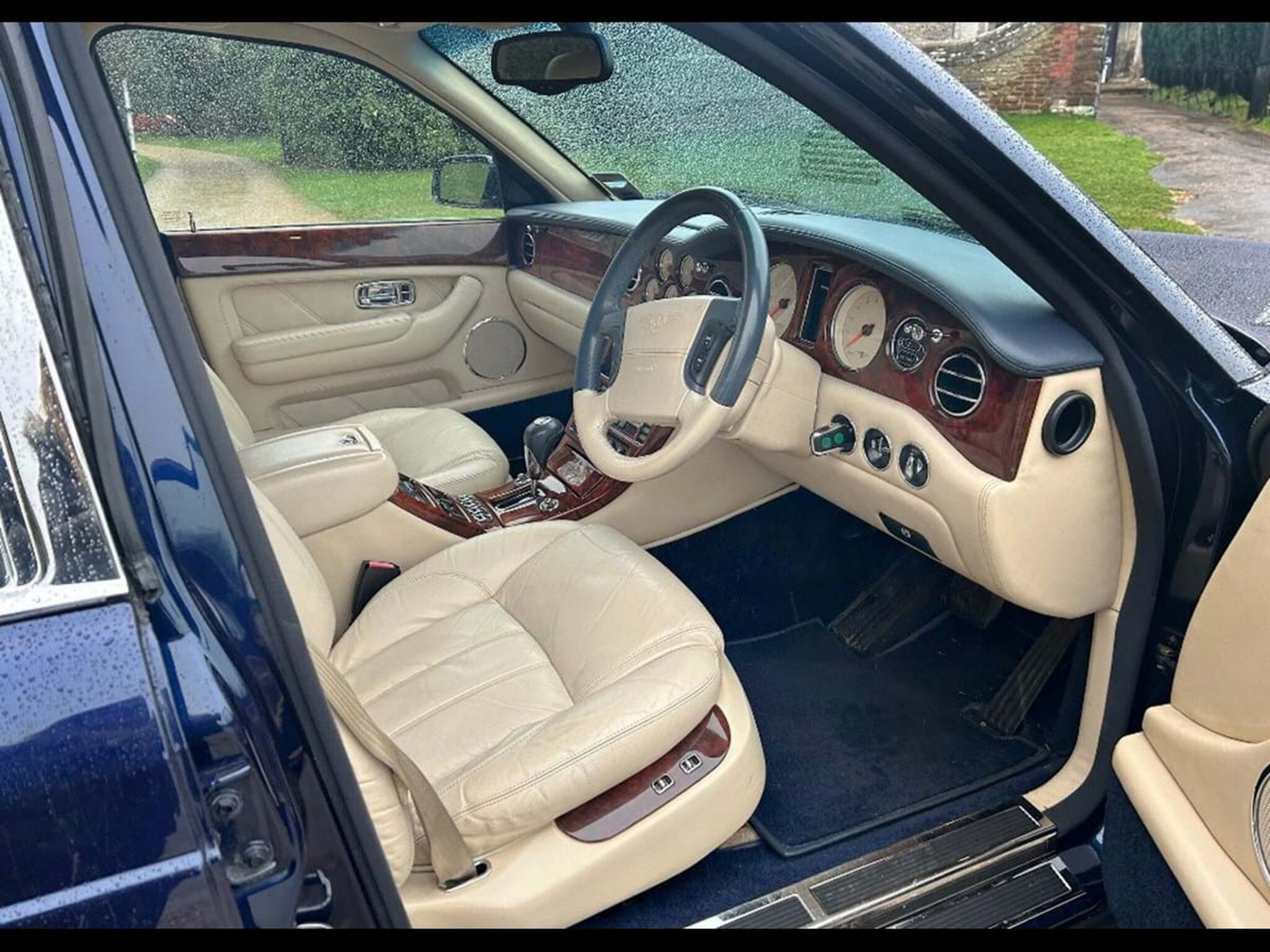 Drive Like Royalty In This Bentley Arnage R Once Owned By Princess Anne ...