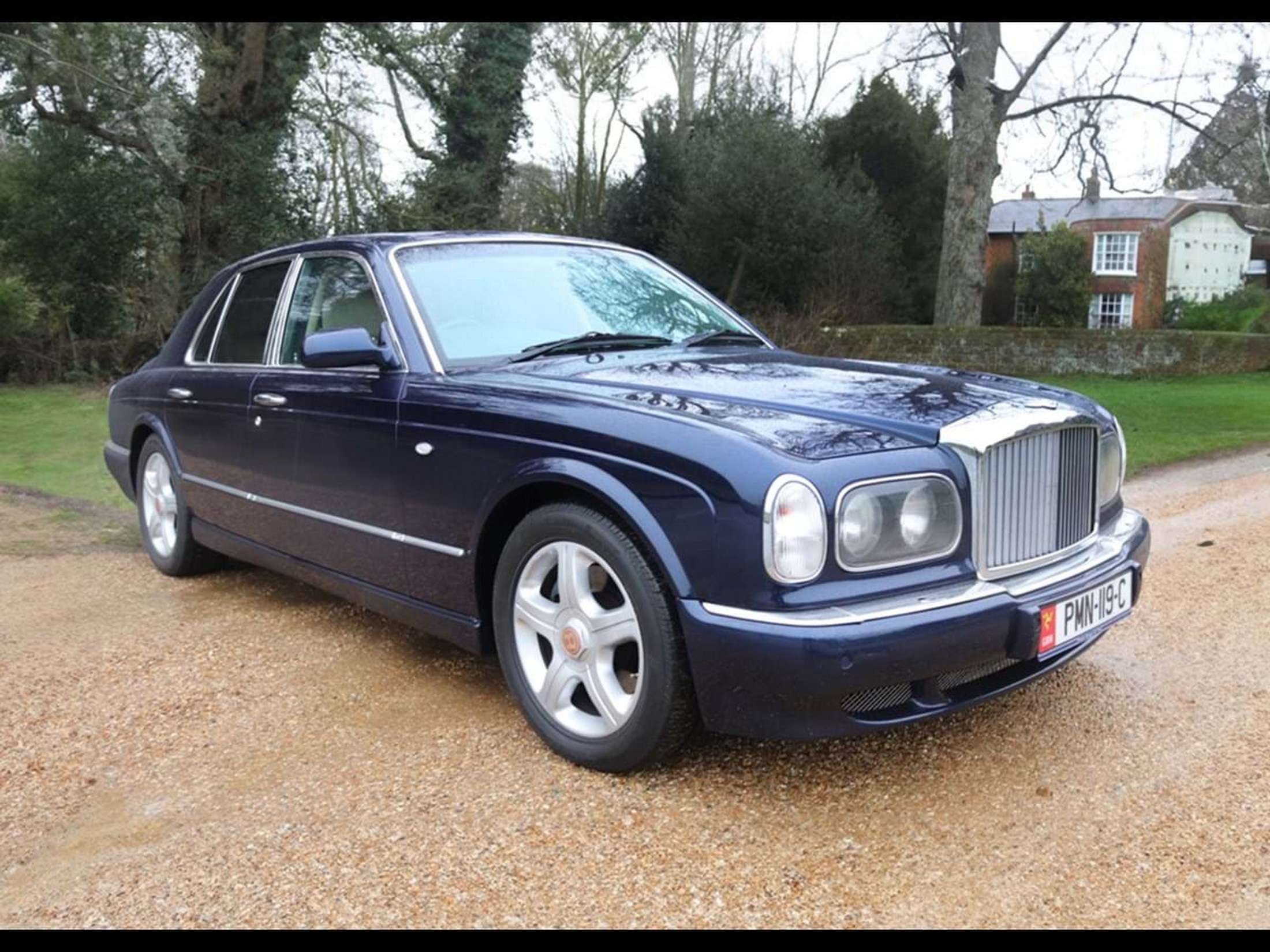 Drive Like Royalty In This Bentley Arnage R Once Owned By Princess Anne ...