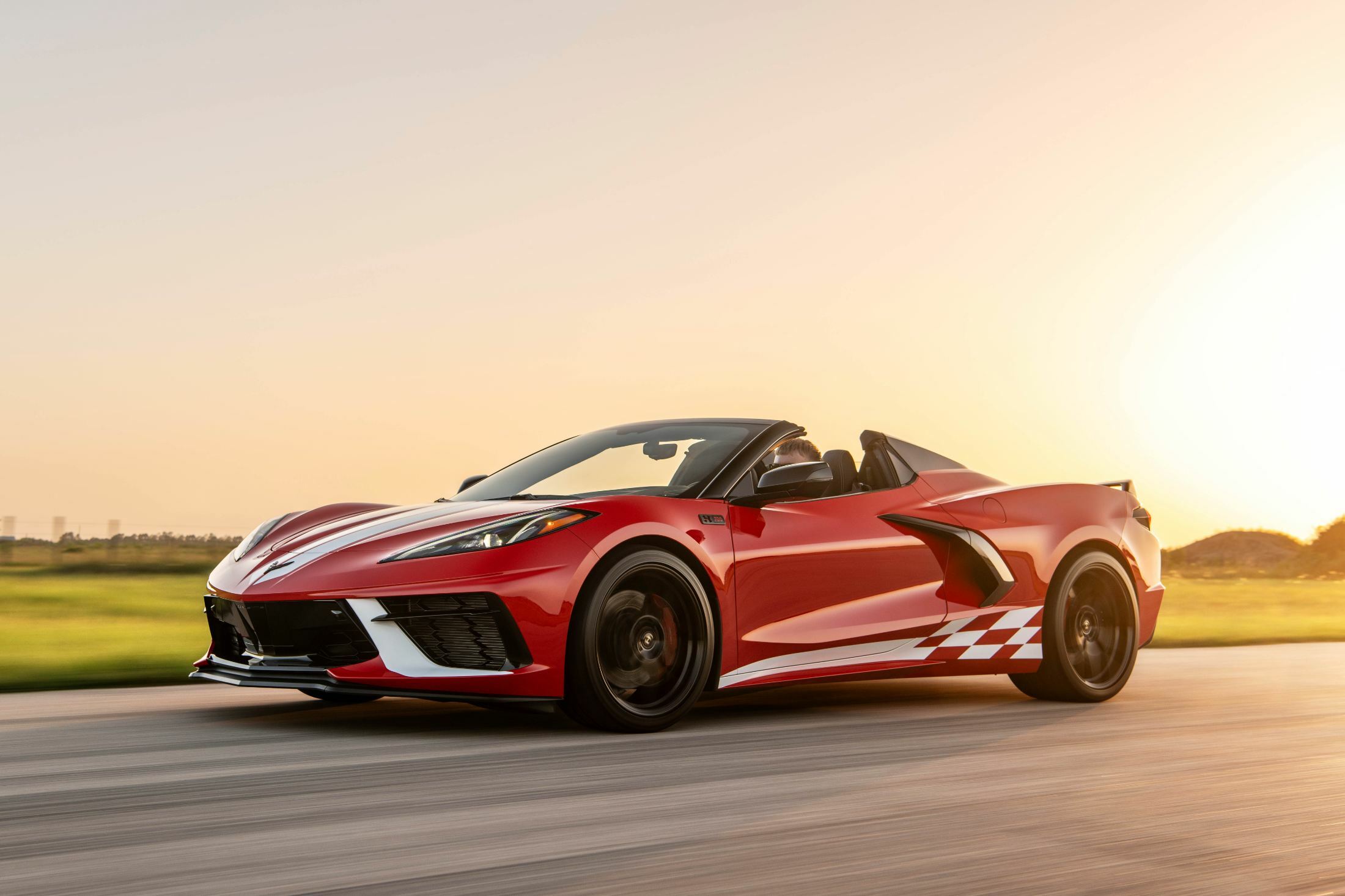 Hennessey’s Supercharged C8 Corvette Convertible H700 Races The ...