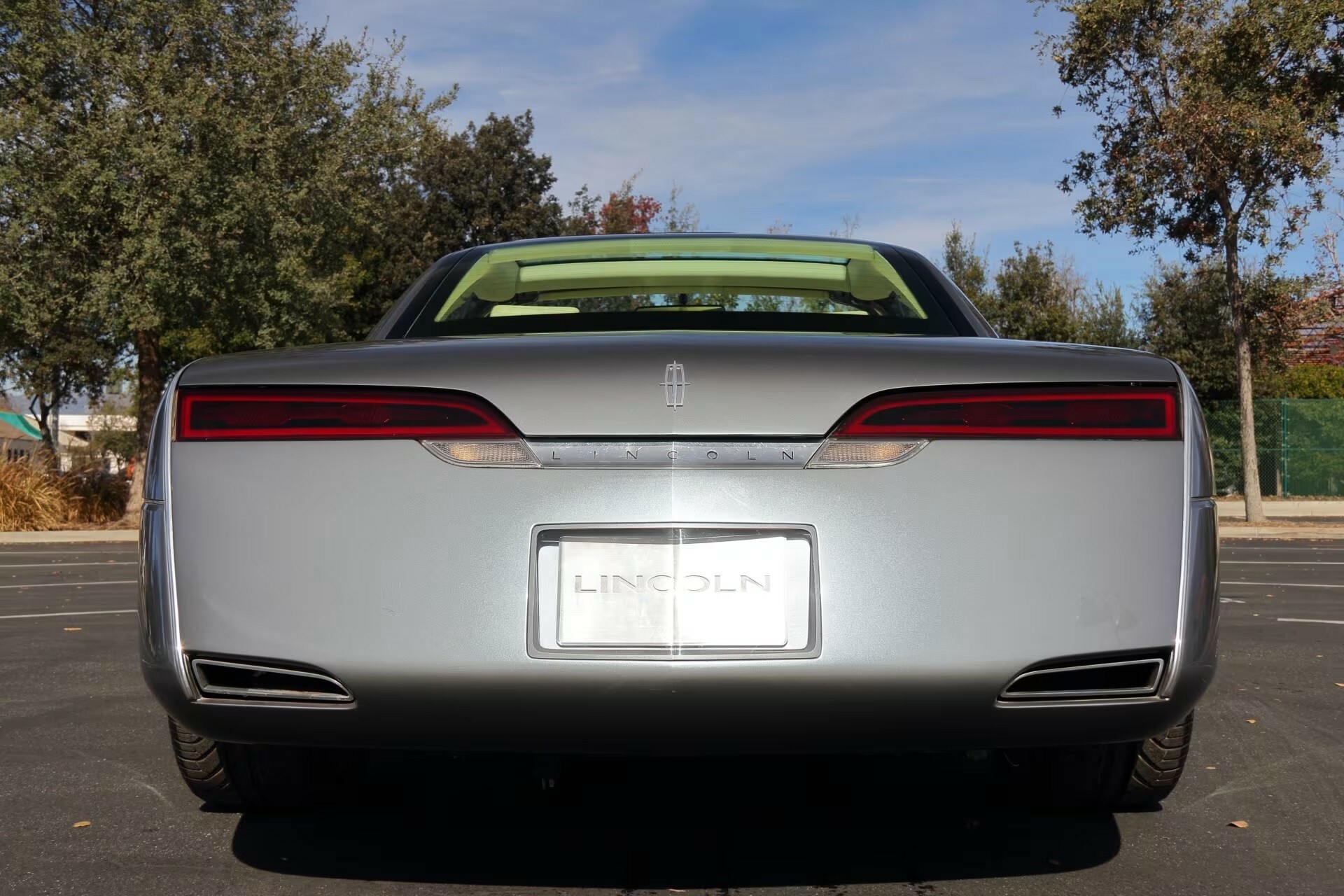The Lincoln Mark X Concept Still Looks Amazing And It’s Going Back Up ...