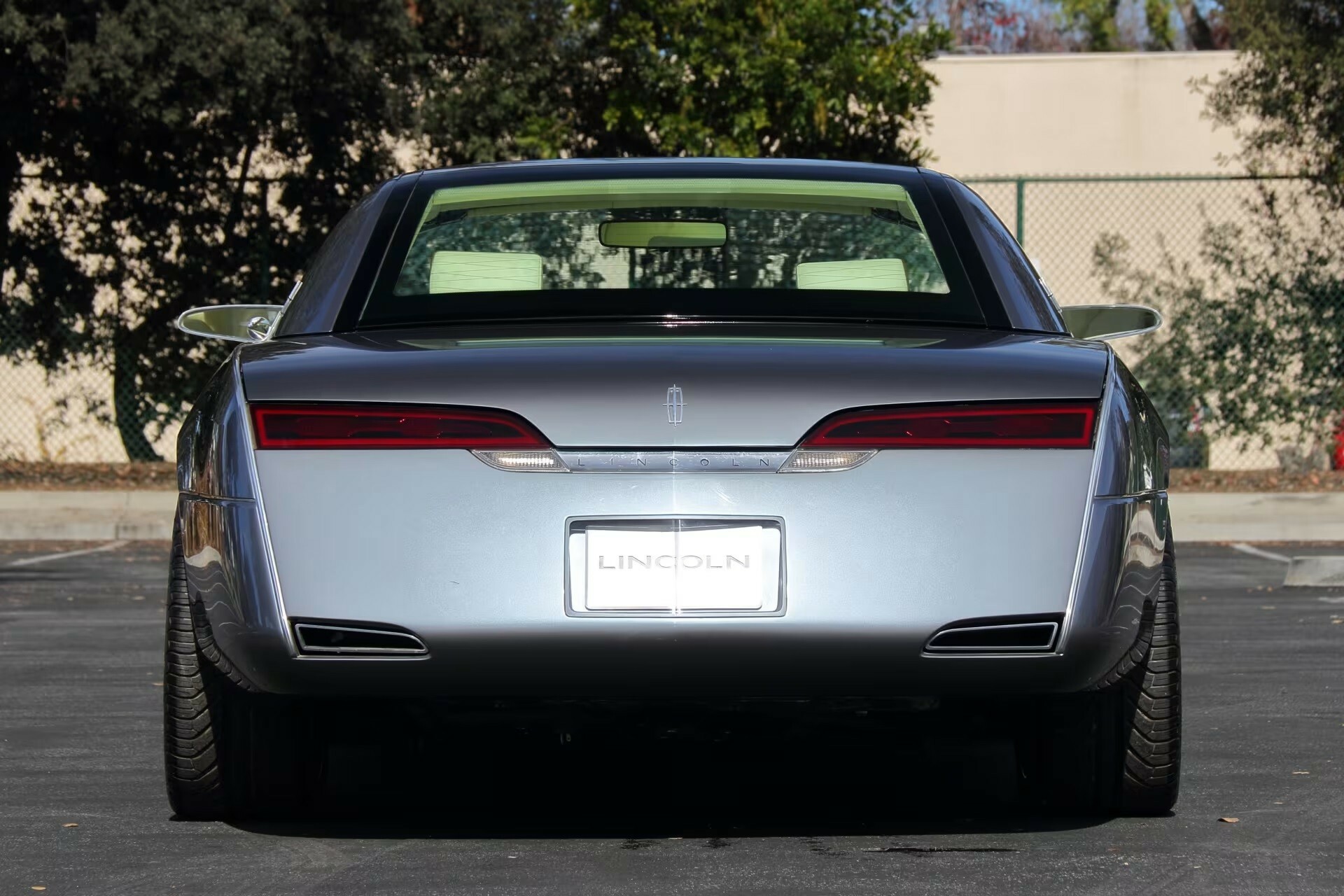 The Lincoln Mark X Concept Still Looks Amazing And It’s Going Back Up ...