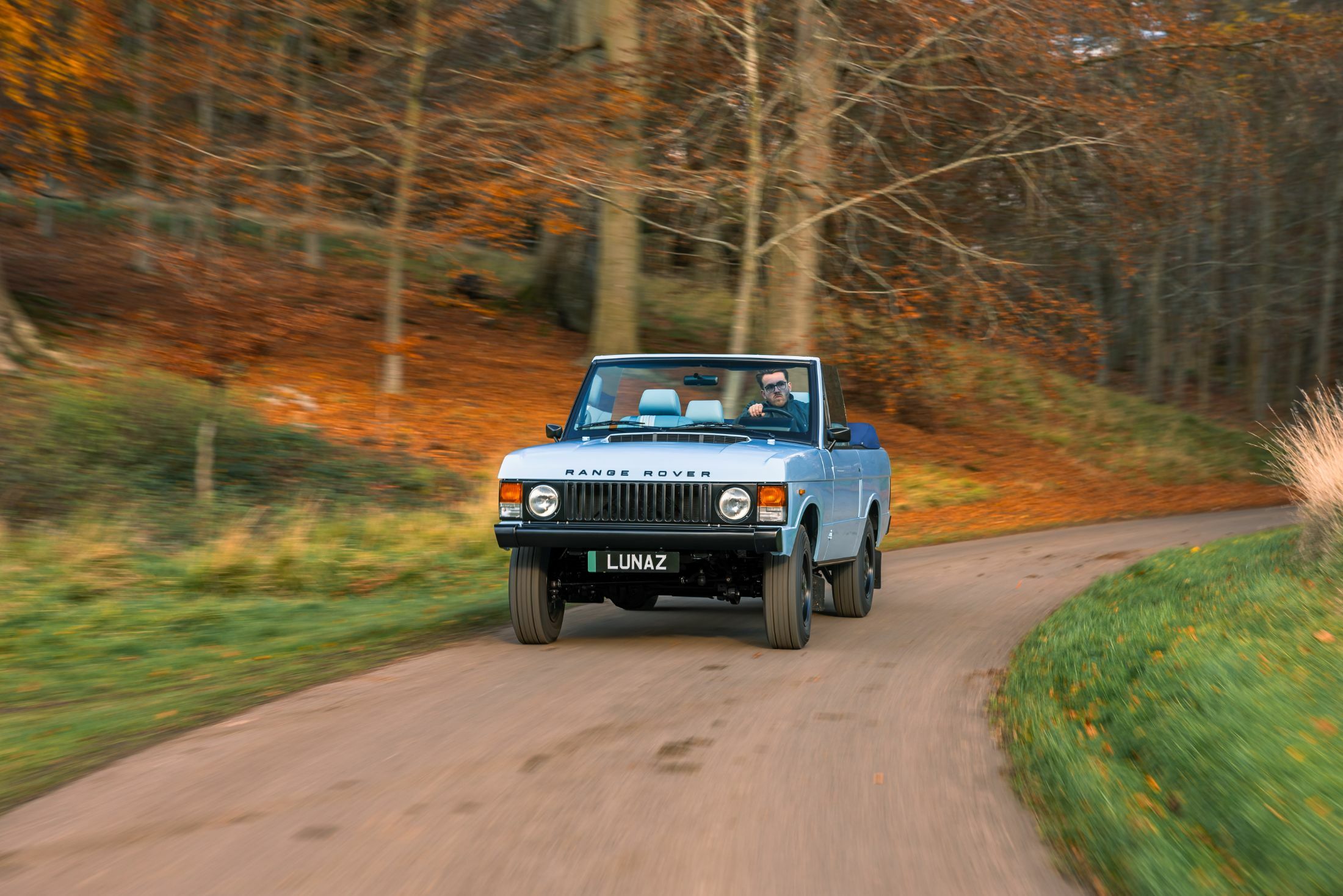 Lunaz’s 007-Inspired Classic Range Rover Safari Has A License To ...