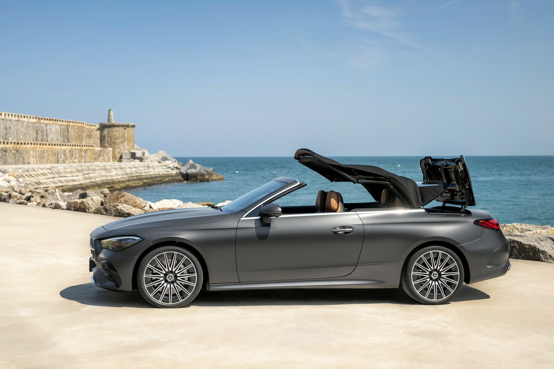 2024 Mercedes CLE Cabriolet Has Four Engines And An Open-Air Attitude ...
