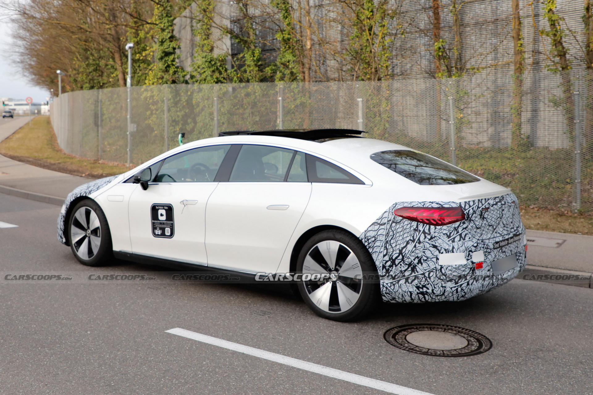 The Mercedes EQS Is Getting A Facelift But Still Looks Like An Egg ...