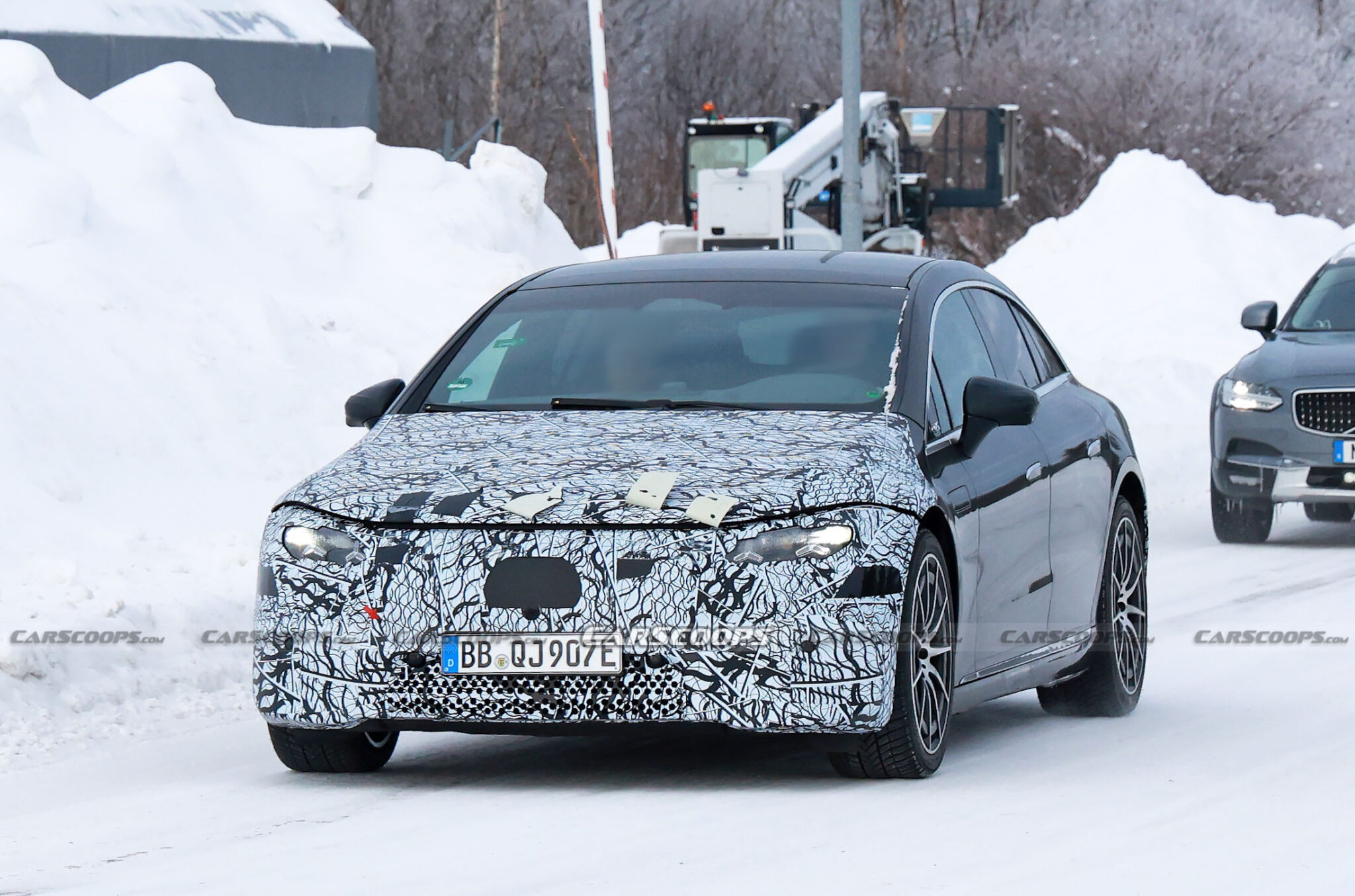 2025 Mercedes EQS Gets Classic Grille And Executive Rear Seats, Still ...