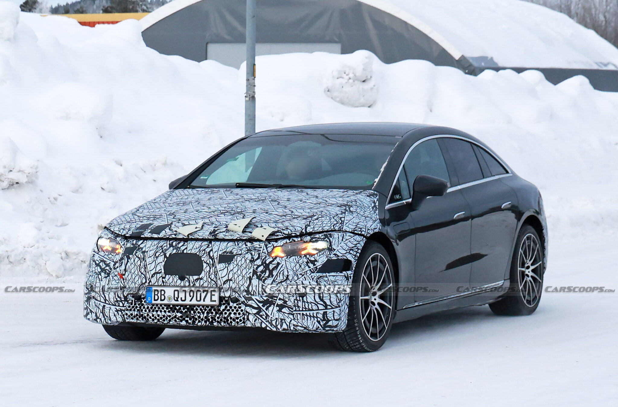 2025 Mercedes EQS Gets Classic Grille And Executive Rear Seats, Still ...