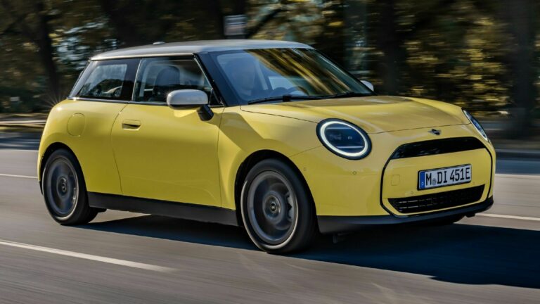 Mini Shows Us The Entry-Level Cooper E Classic With 181 HP And A 190 ...