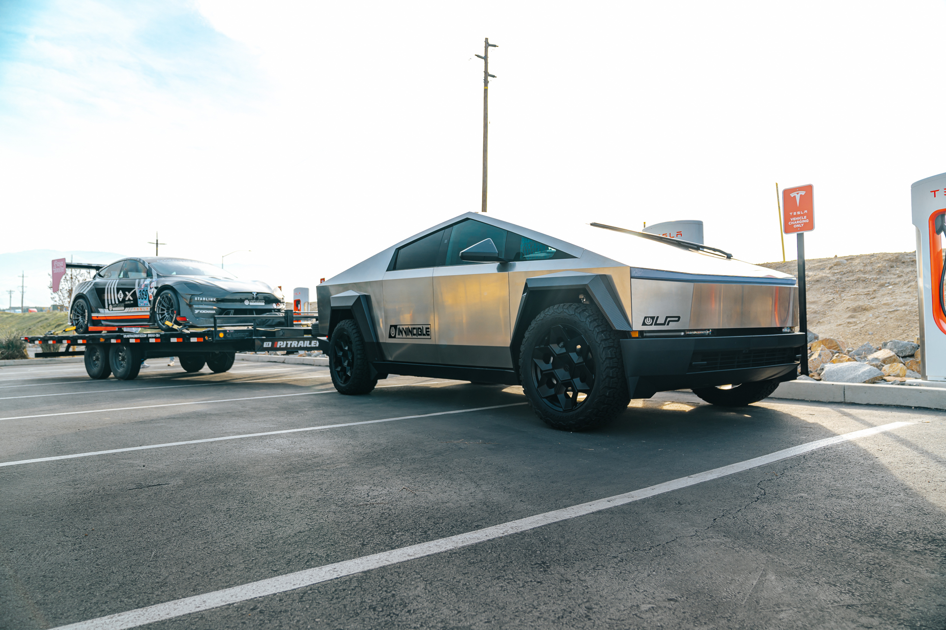 Tesla Cybertruck Tows Model S To The Track, Then Laps It In Baja Mode ...