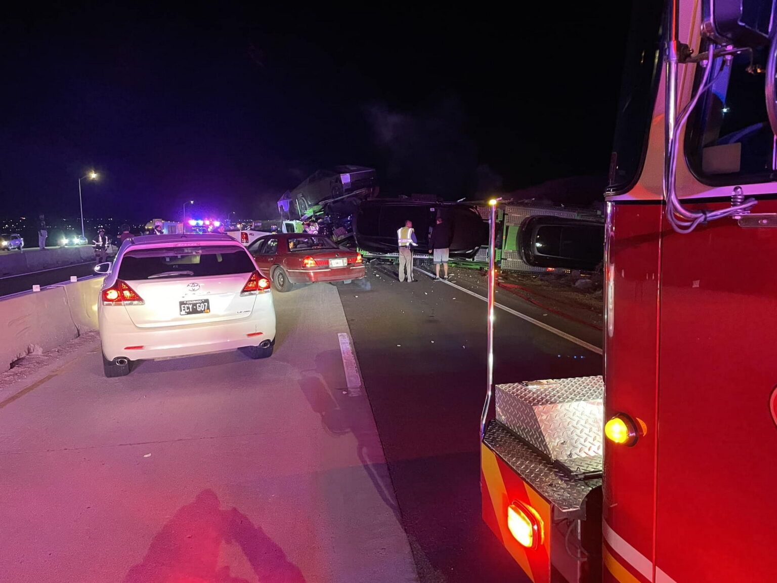 Semi Hauling Cybertrucks And Other Teslas Crashes And Flips Over ...