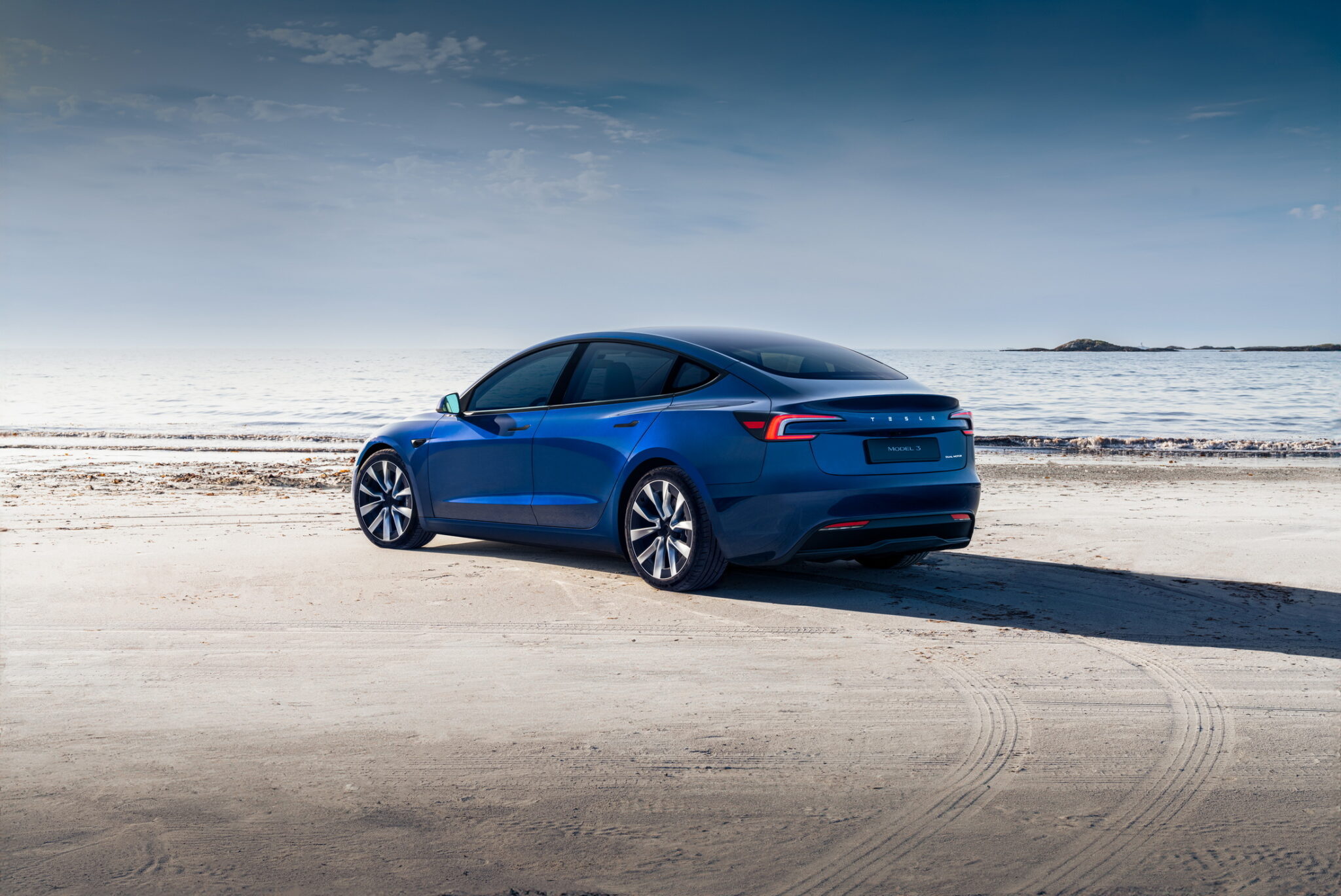 Tesla Quits Australian Auto Lobby, Accuses It Of Misleading Consumers ...
