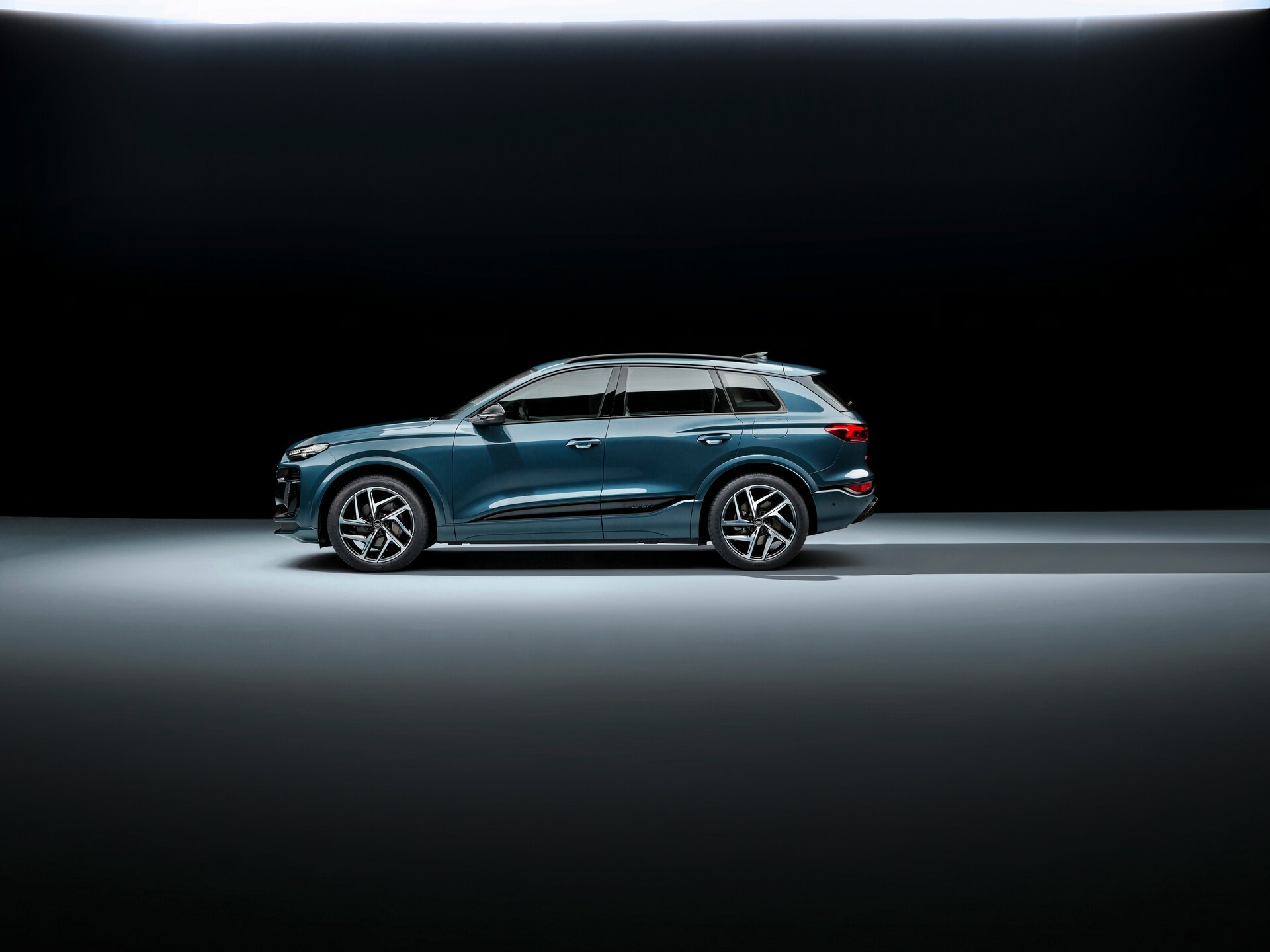 2025 Audi Q6 And SQ6 E-Tron Debut With Up To 510 HP And 388 Miles Of ...