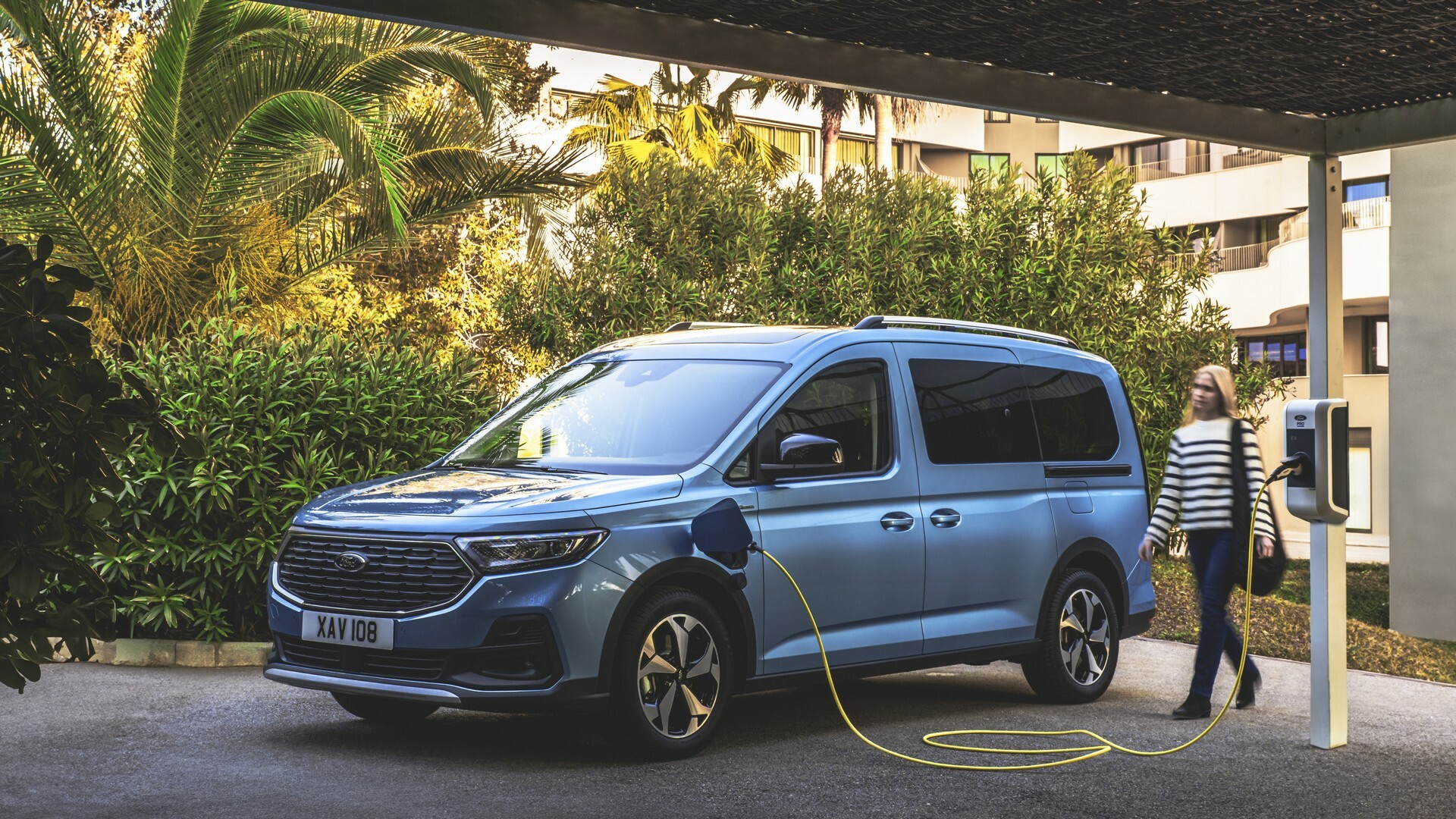 Ford Plugs In With New Tourneo Connect PHEV | Carscoops