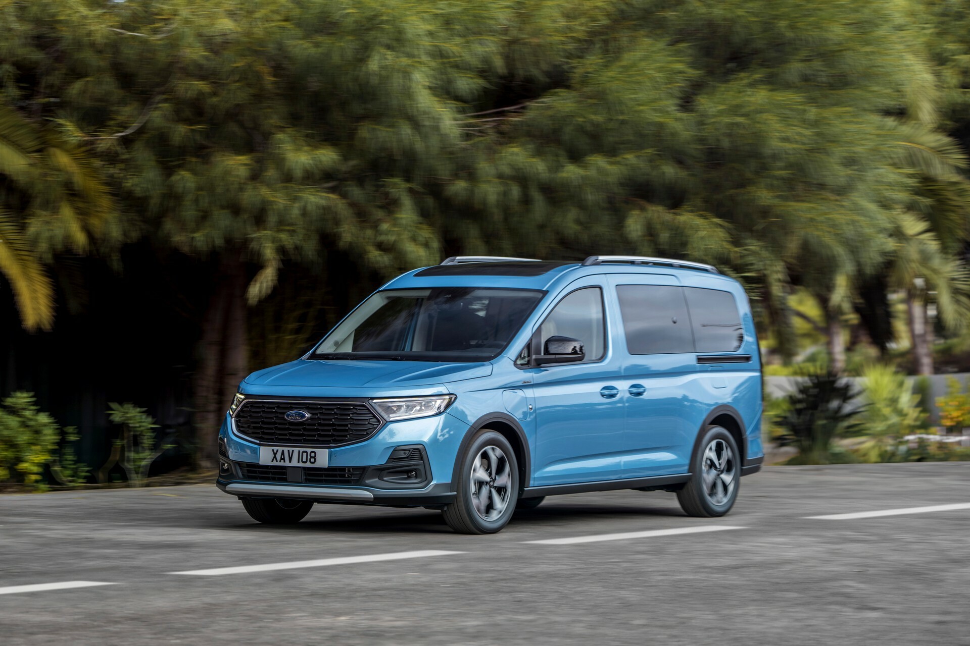 Ford Plugs In With New Tourneo Connect PHEV | Carscoops
