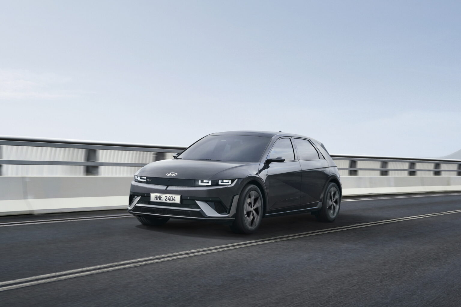2025 Hyundai Ioniq 5 Facelift Debuts With Larger Battery And New N Line ...