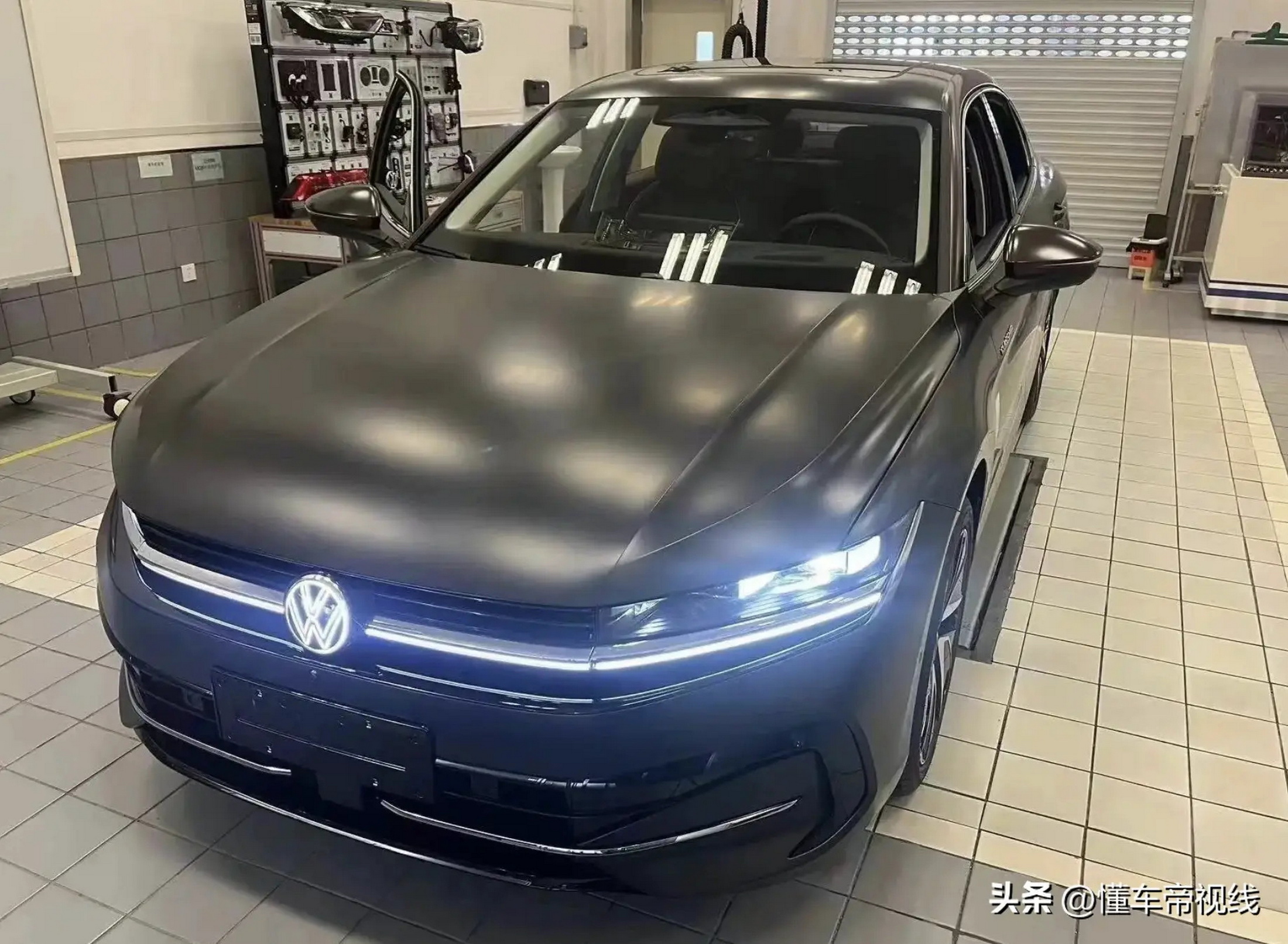 New VW Magotan Gets Fancy Triple-Screen Setup In China, Could More ...