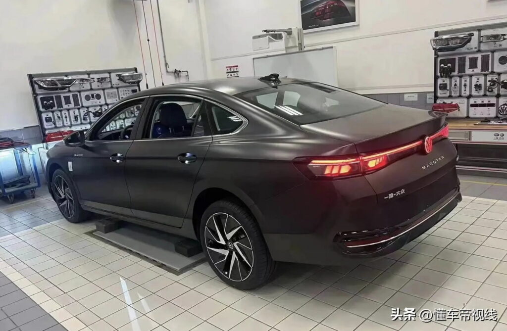 New VW Magotan Gets Fancy Triple-Screen Setup In China, Could More ...