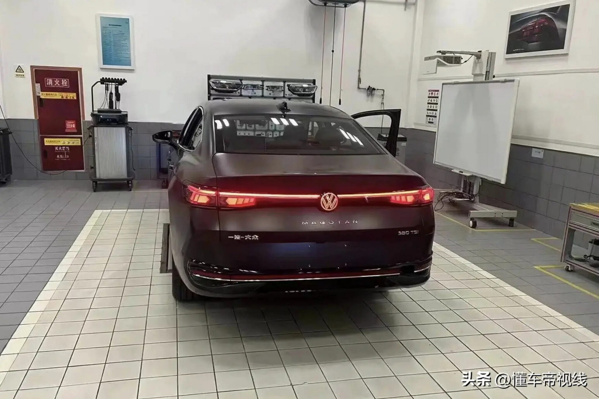 New VW Magotan Gets Fancy Triple-Screen Setup In China, Could More ...
