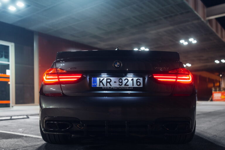 BMW G11 7-Series Tries On A Carbon Fiber WideBody Kit And 22-Inch Wheels | Carscoops