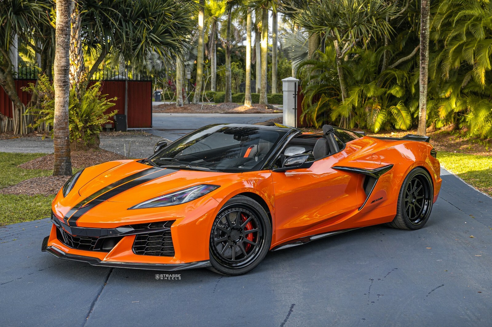 Amplify Orange C8 Corvette Z06 Looks Just As Exotic As An Italian ...