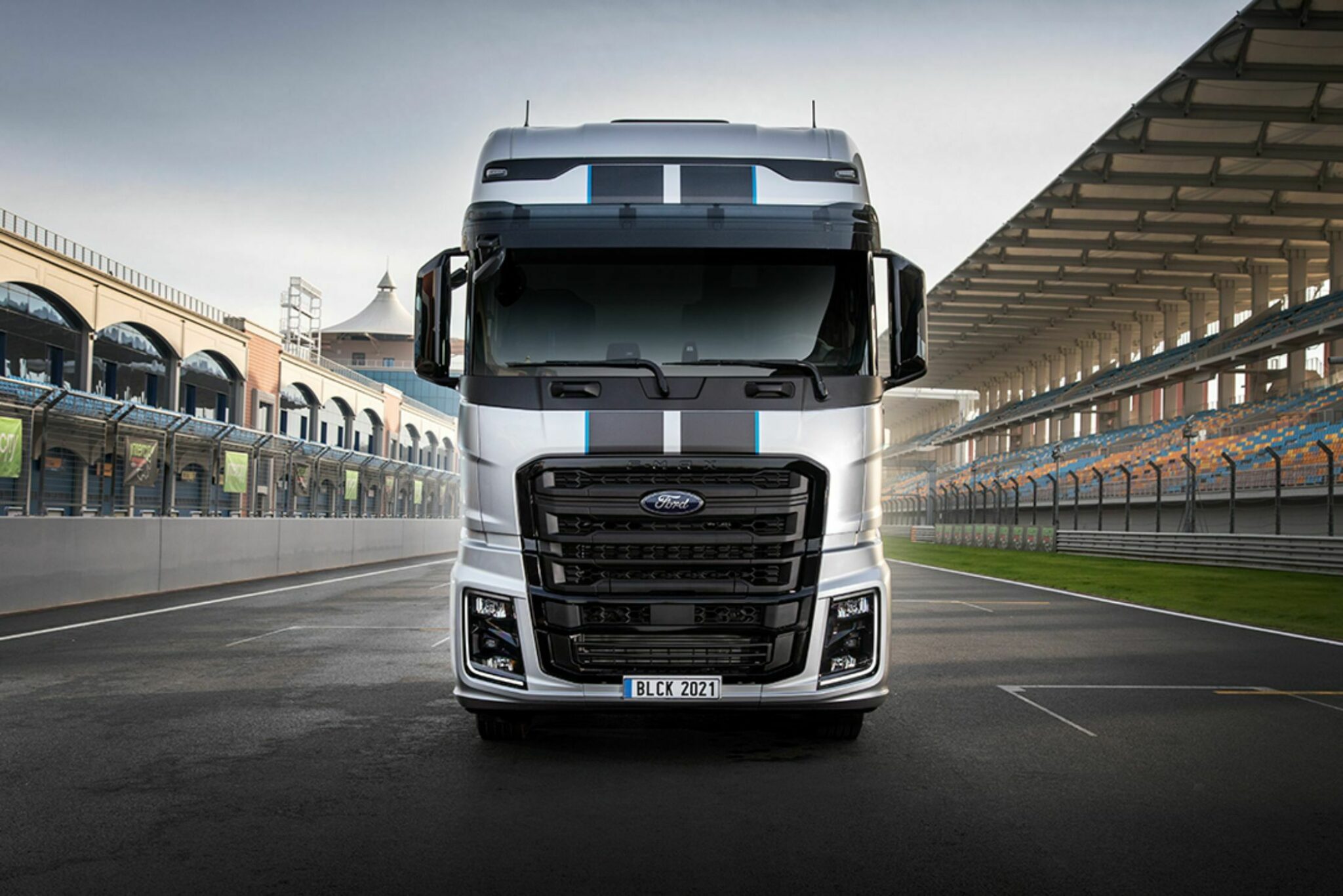 Who Says Trucks Can’t Be Fancy? Limited Edition Ford F-Max Select ...