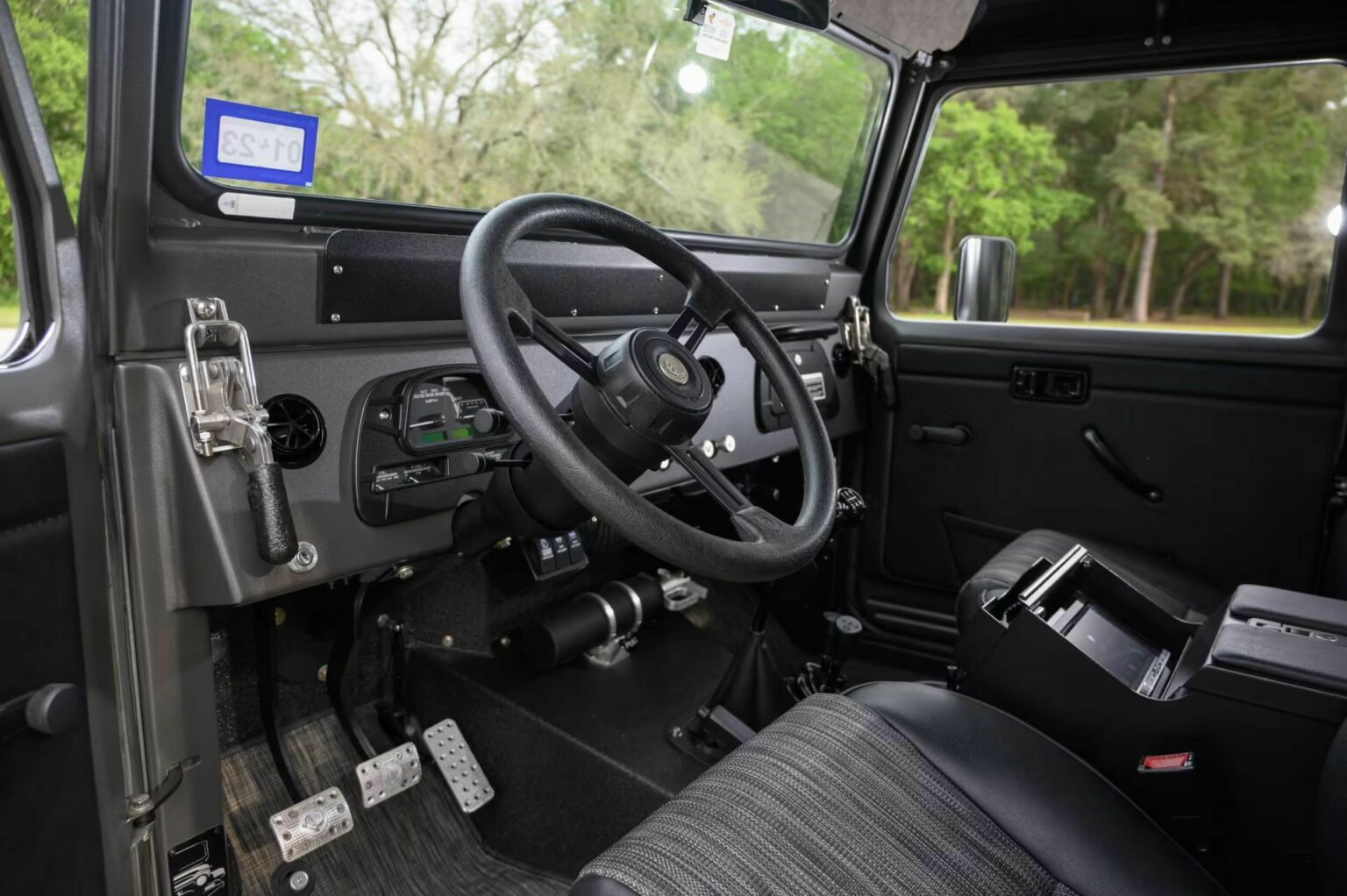 Badass V8-Powered Toyota FJ40 Restomod Is The Stuff Of Dreams | Carscoops