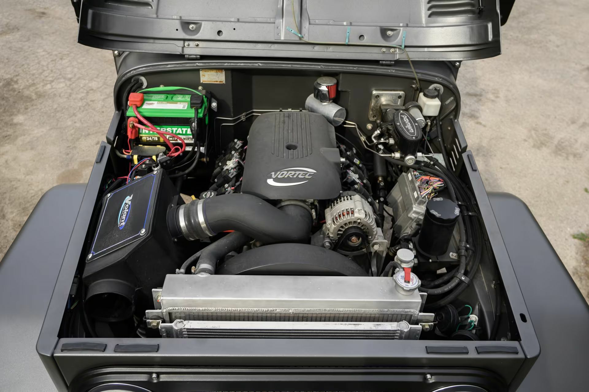 Badass V8-Powered Toyota FJ40 Restomod Is The Stuff Of Dreams | Carscoops