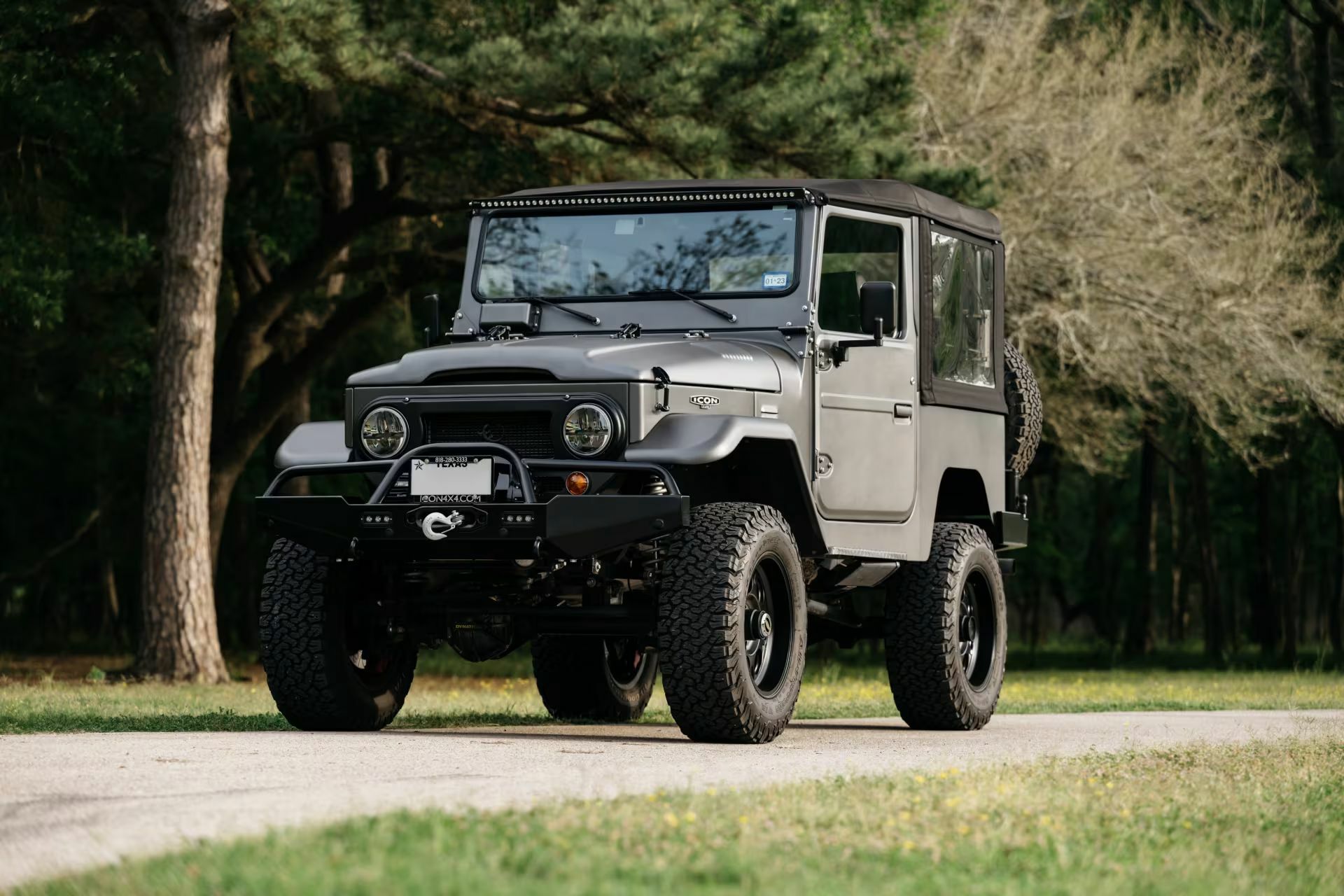 Badass V8-Powered Toyota FJ40 Restomod Is The Stuff Of Dreams | Carscoops