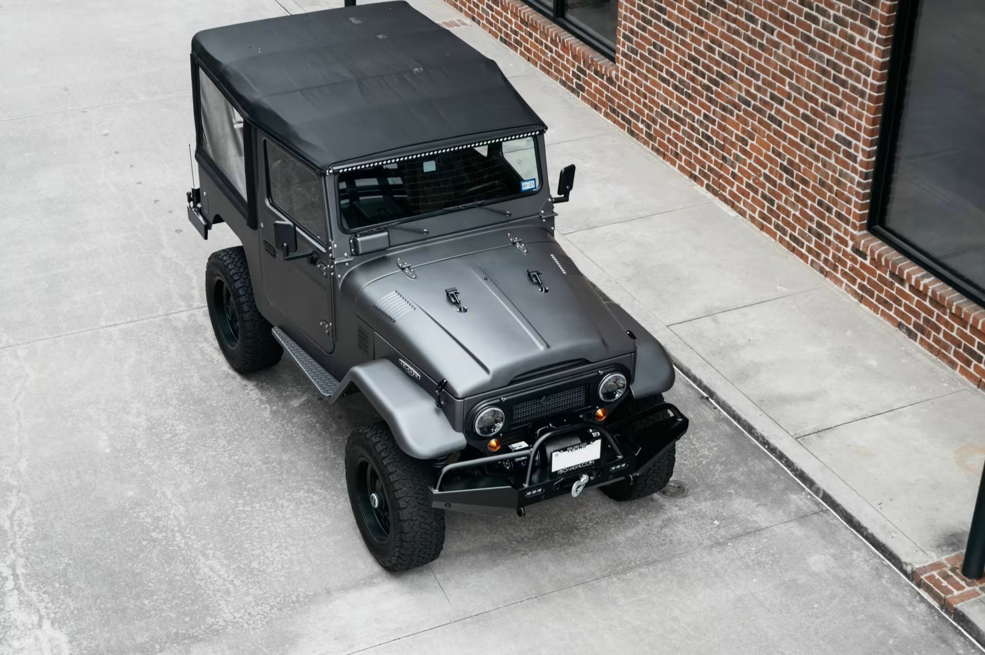 Badass V8-Powered Toyota FJ40 Restomod Is The Stuff Of Dreams | Carscoops