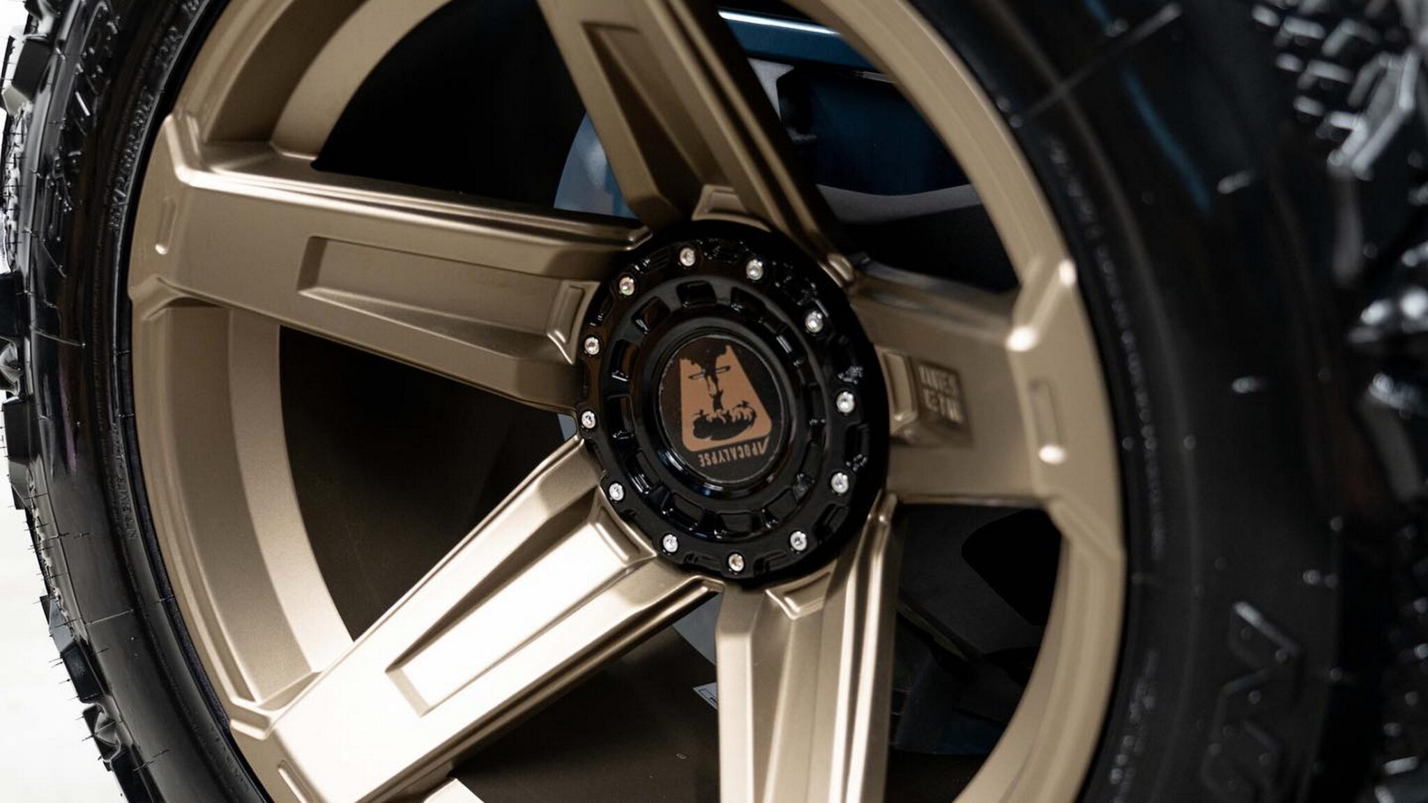 Apocalypse’s Lifted Land Rover Defender Looks Like A Real-Life Tonka ...