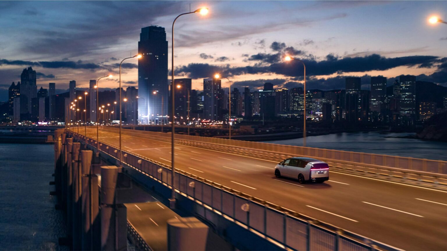 Li Auto Mega EV Is A 5.5 Second Sleeper That Recoups 311 Miles In 12 ...