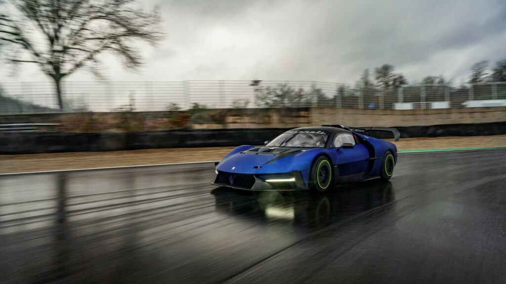 Maserati MCXtrema Hits The Track And Sounds Amazing Doing It | Carscoops