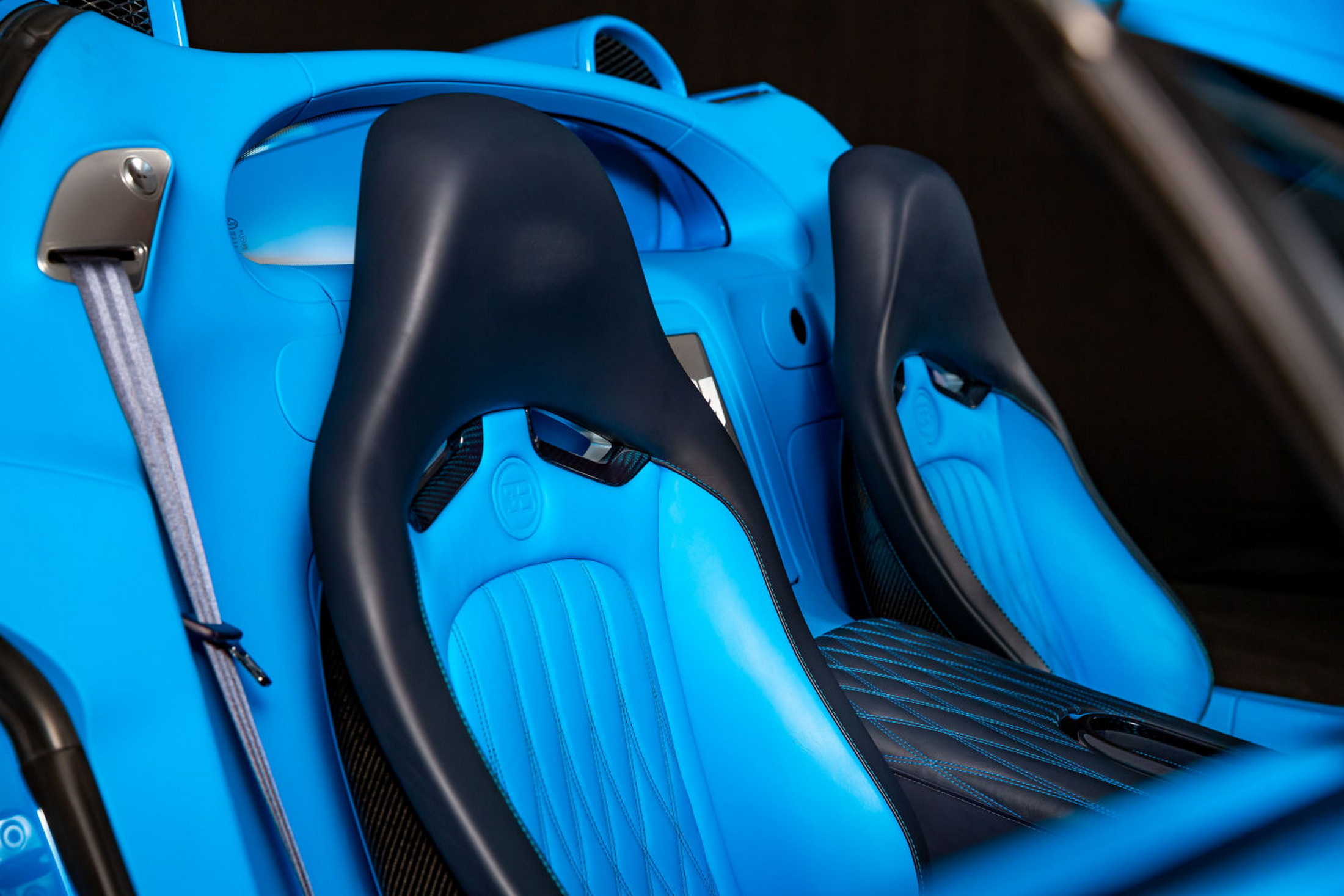 Bugatti Veyron GS Vitesse “Transformers” Proves You Don’t Have To Grow ...