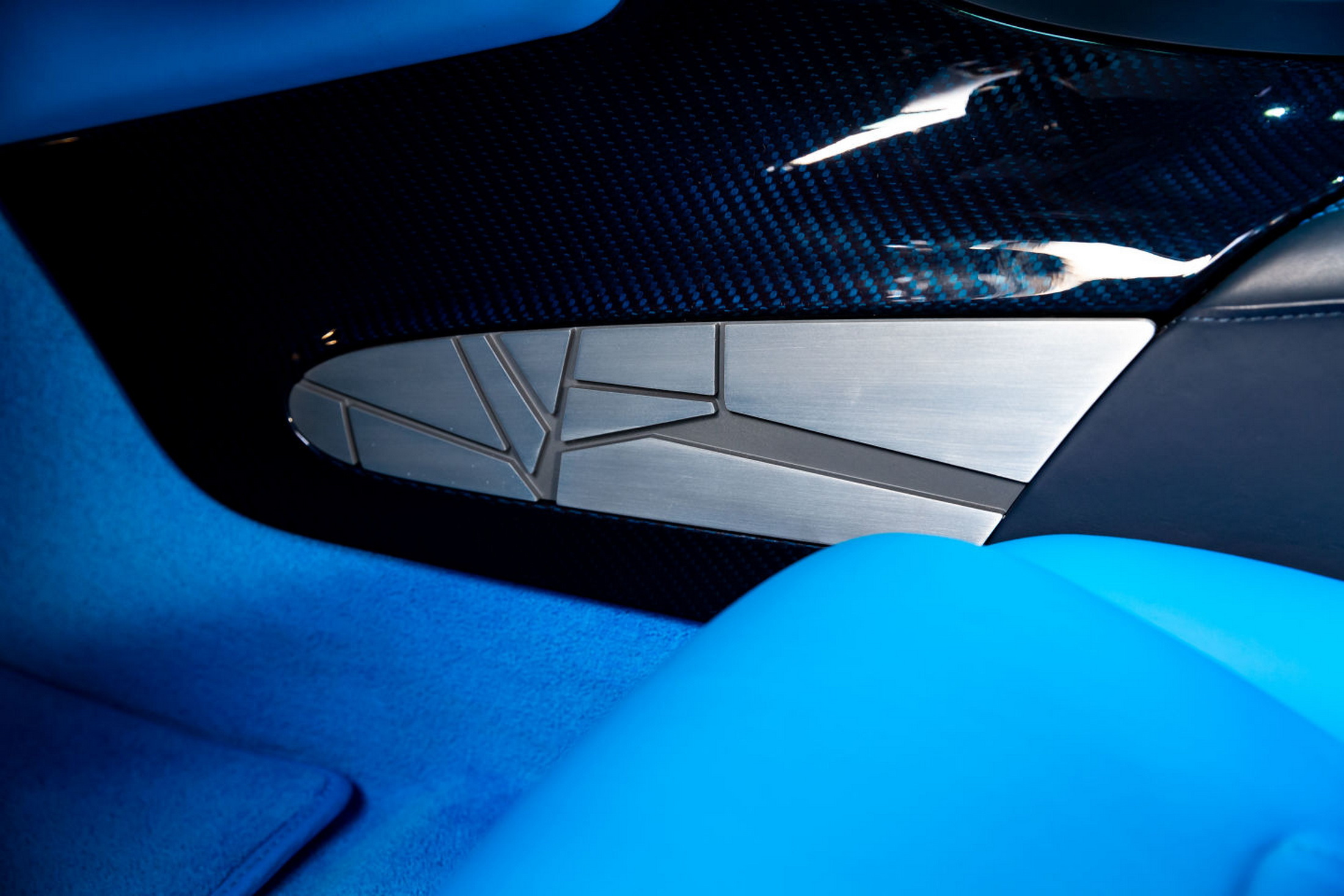 Bugatti Veyron GS Vitesse “Transformers” Proves You Don’t Have To Grow ...