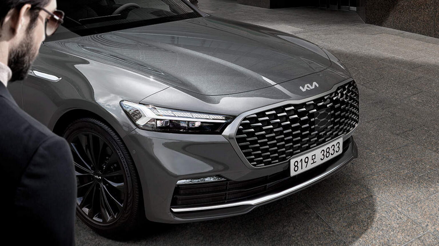 Kia’s Flagship K9 Sedan Updated With A New Grille And Fresh Features ...