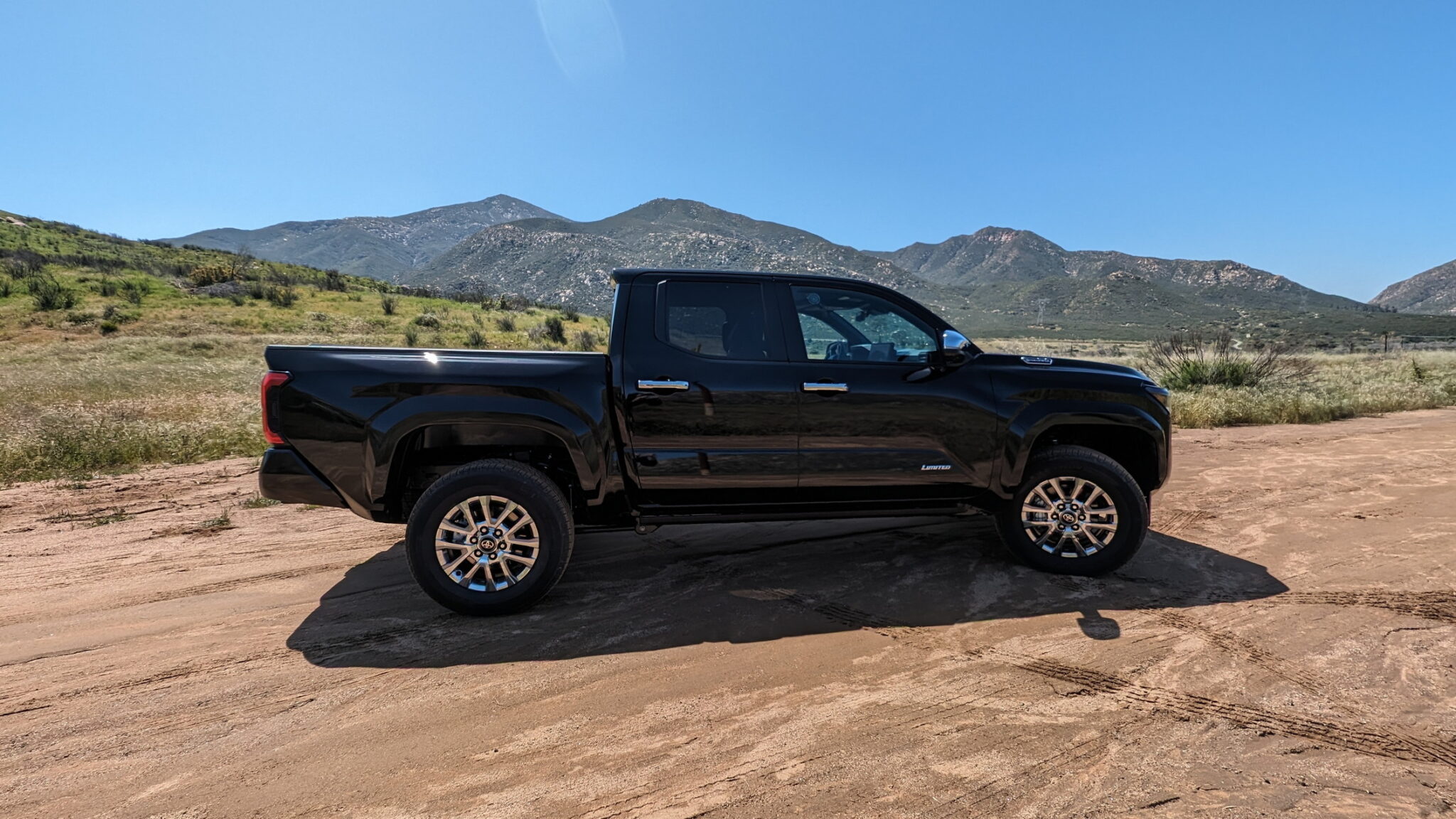 Review: 2025 Toyota Tacoma Hybrid Spices Up Winning Ingredients | Carscoops