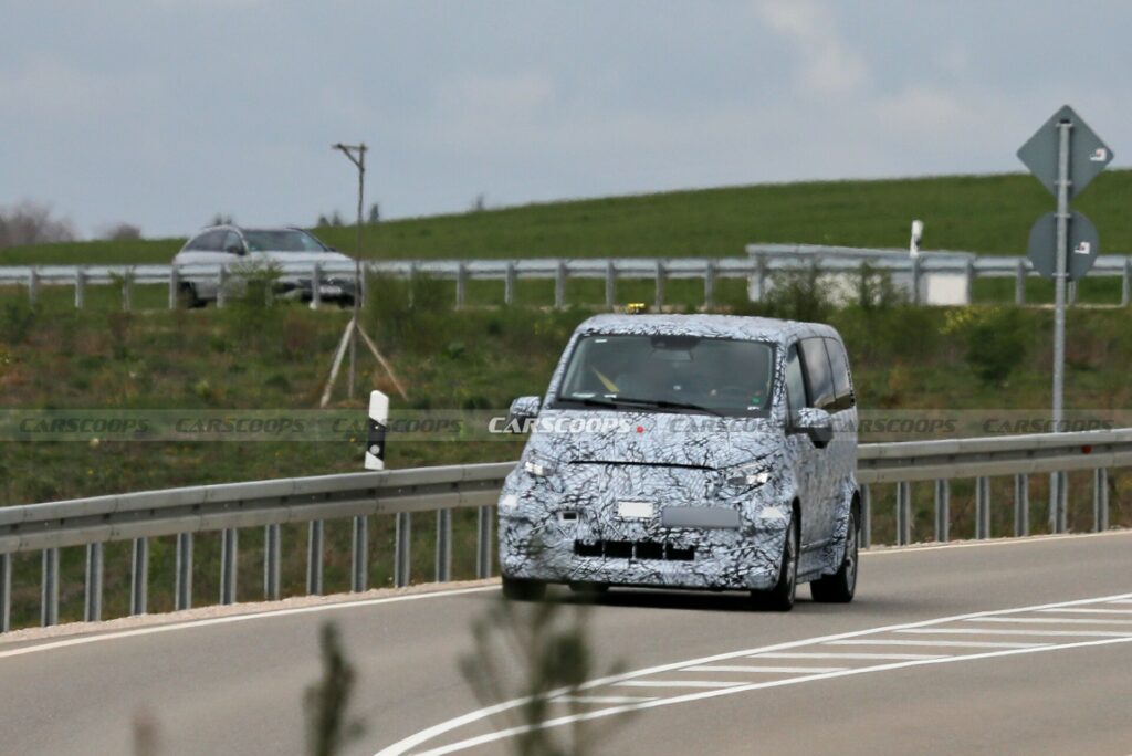 2026 Mercedes V-Class Mule Hints At An Electric And Autonomous Future ...