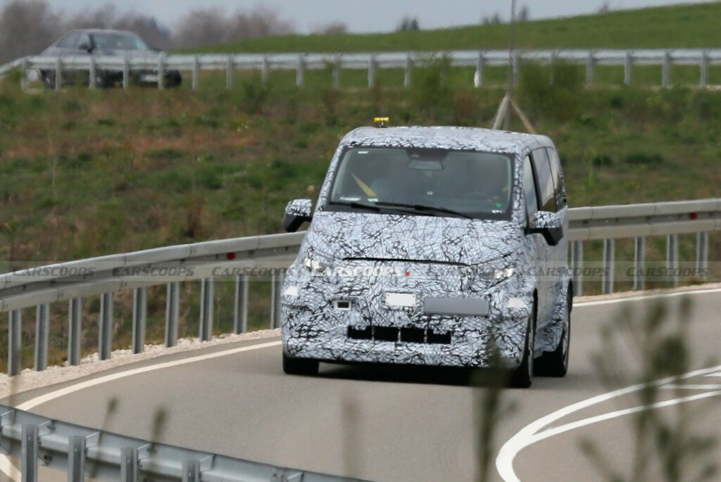 2026 Mercedes V-Class Mule Hints At An Electric And Autonomous Future ...
