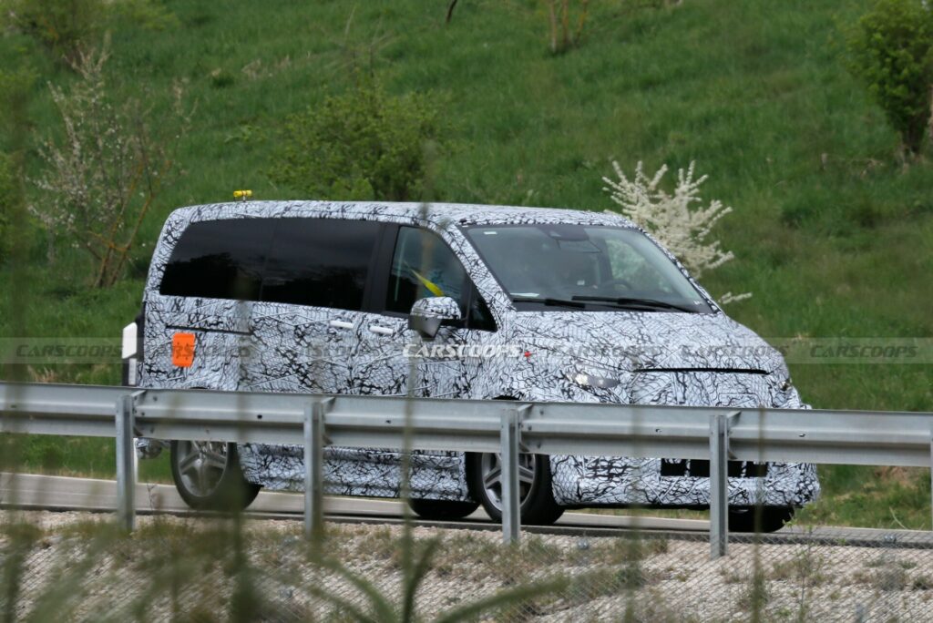 2026 Mercedes V-Class Mule Hints At An Electric And Autonomous Future ...