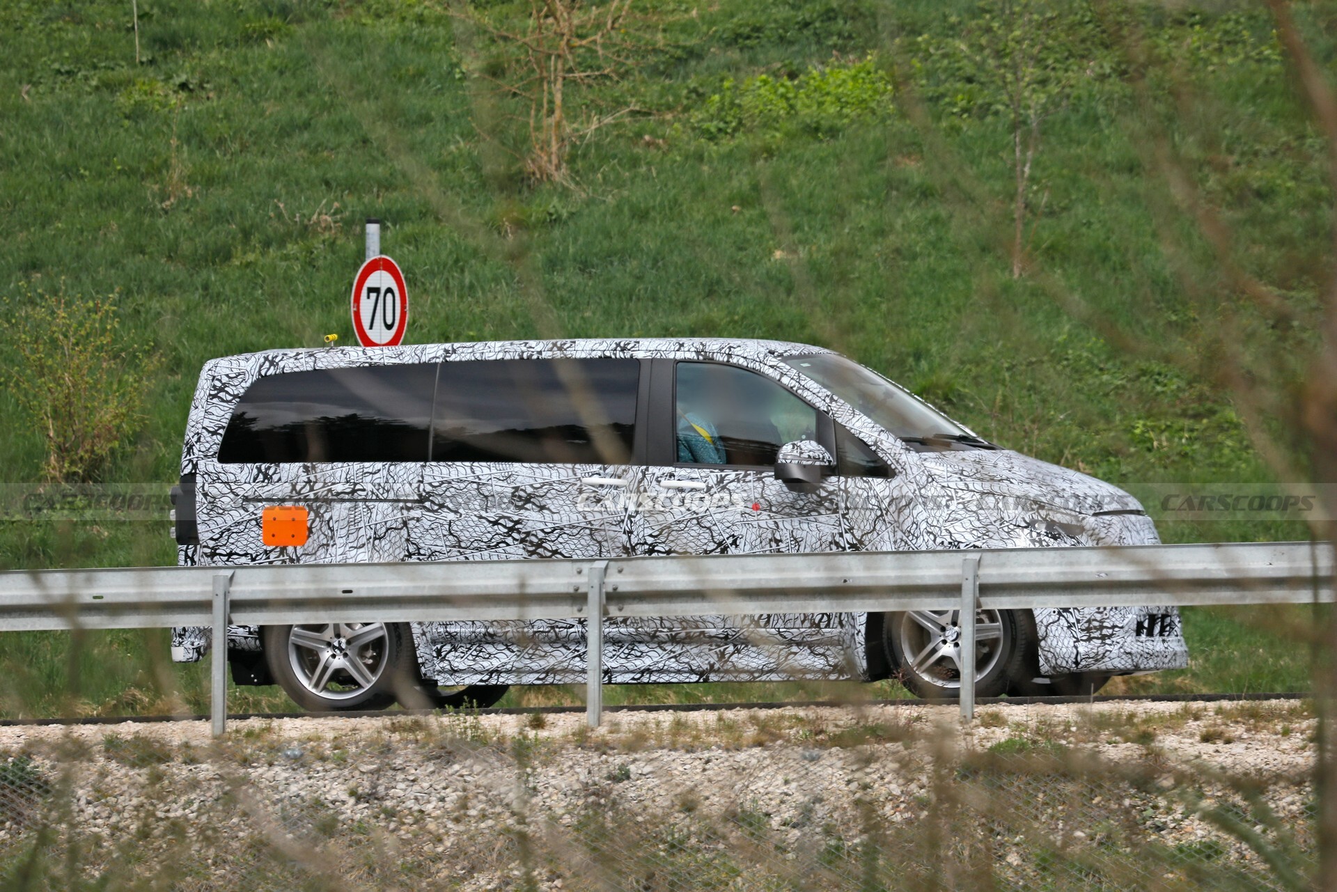 2026 Mercedes V-Class Mule Hints At An Electric And Autonomous Future ...