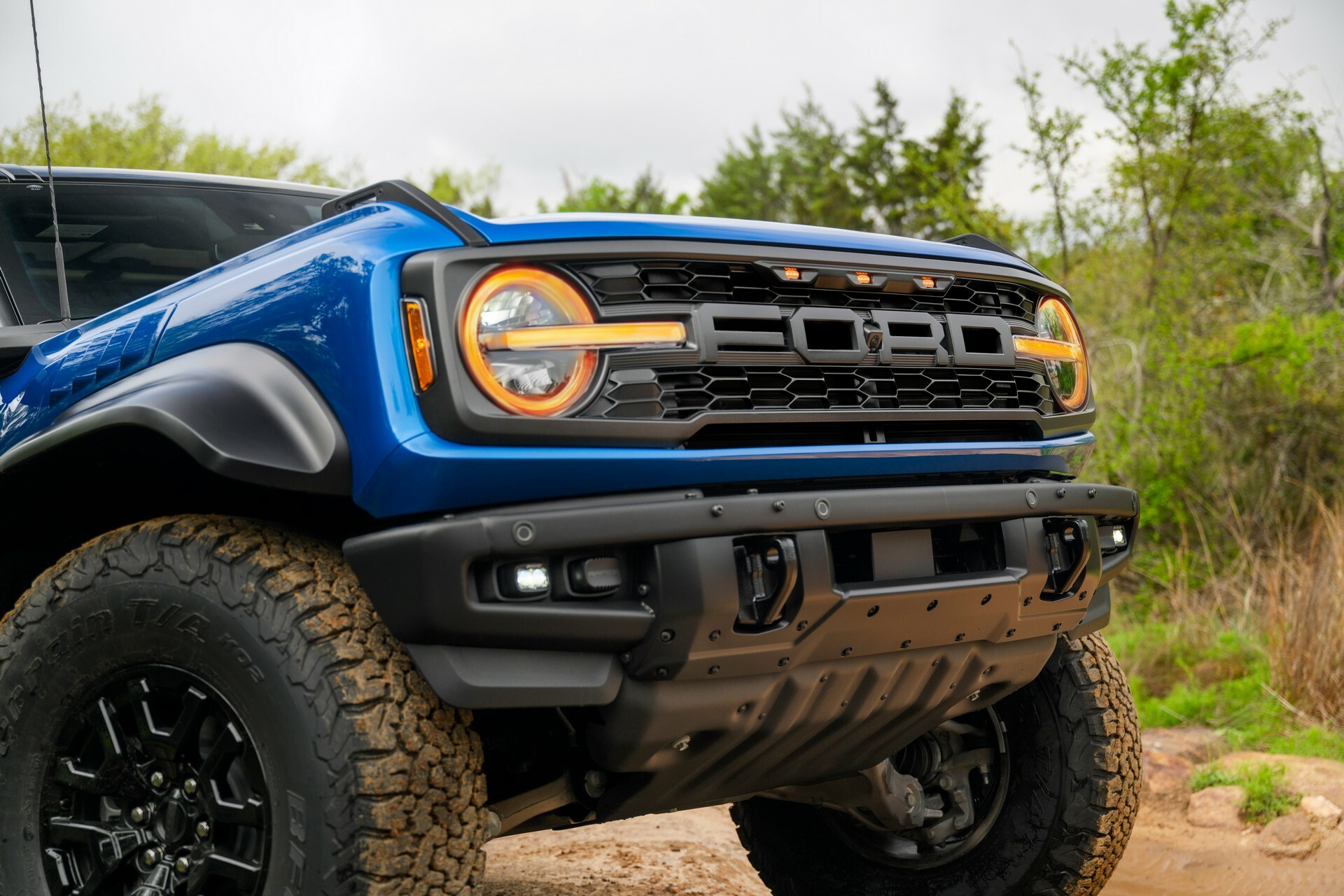 Ford Bronco Raptor Goes Dark With $4,995 Black Appearance Package ...
