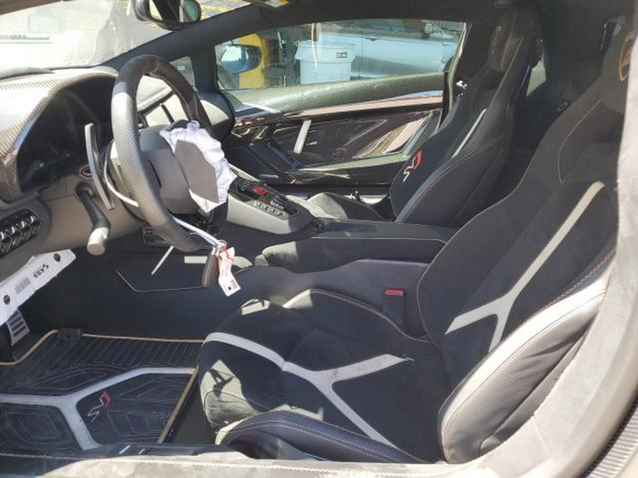 Do You Dare Rescue This Damaged 2020 Lamborghini Aventador SVJ? | Carscoops