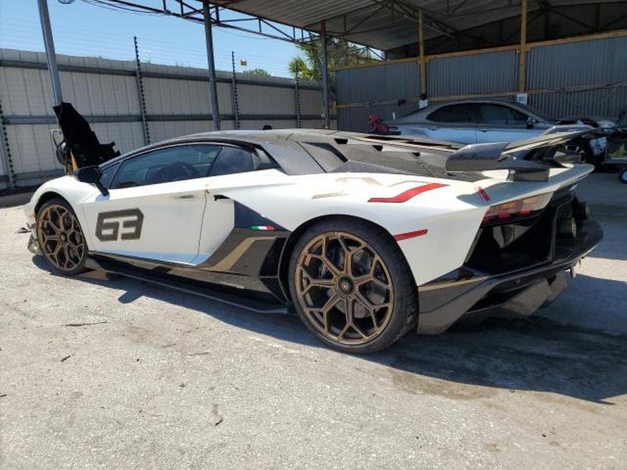 Do You Dare Rescue This Damaged 2020 Lamborghini Aventador SVJ? | Carscoops