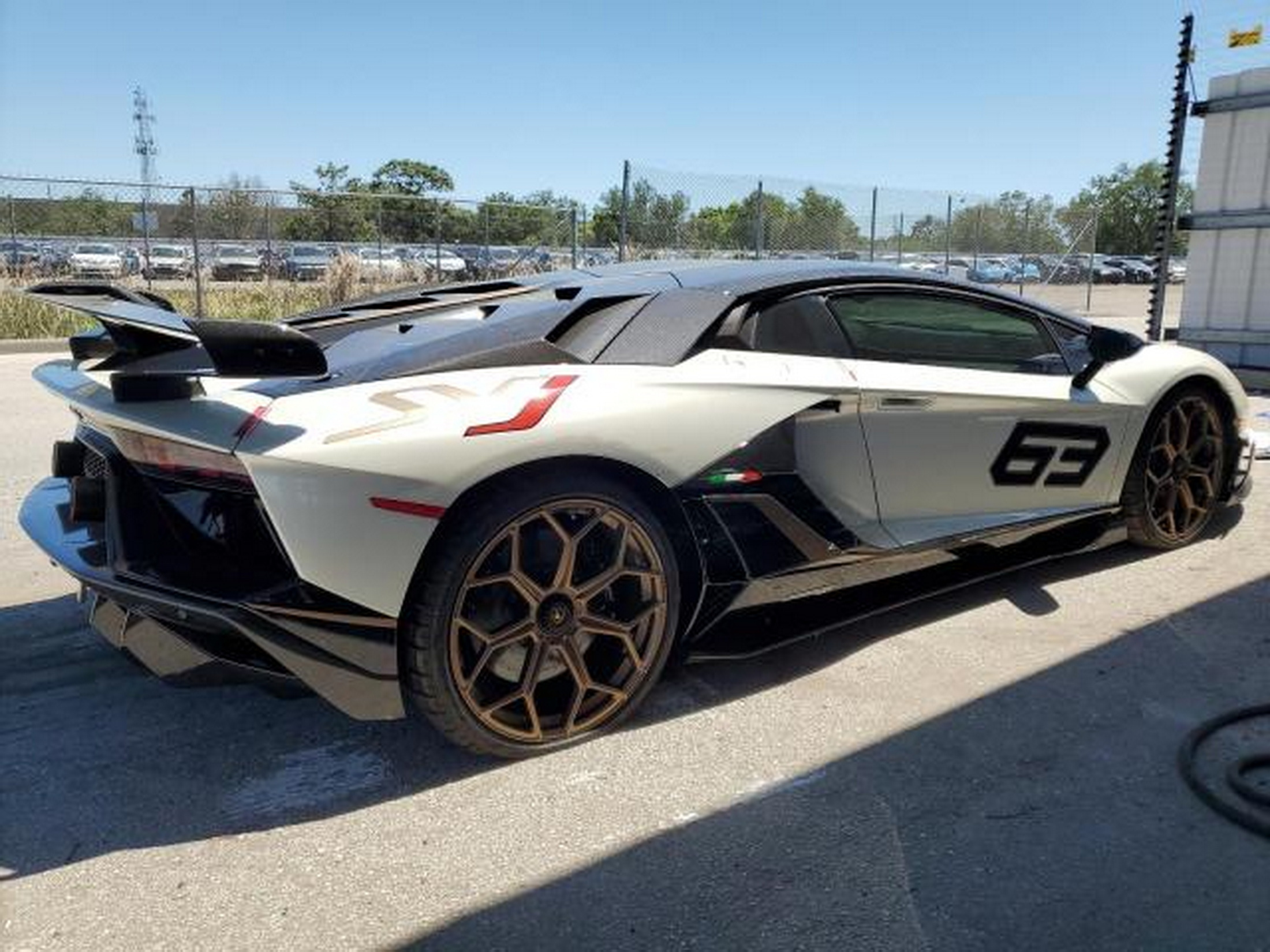 Do You Dare Rescue This Damaged 2020 Lamborghini Aventador SVJ? | Carscoops