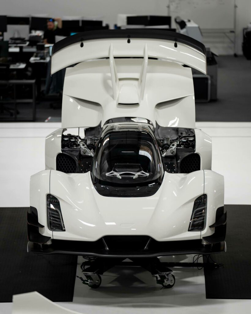 Czinger’s Latest 21C Hypercar Is The All-White Special ‘El Mirage ...