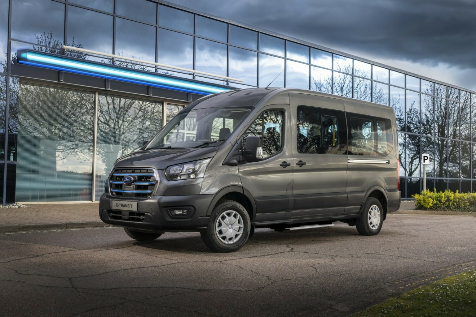 Europeans Have A New Ford E-Transit Extended Range With A 89 kWh Pack ...